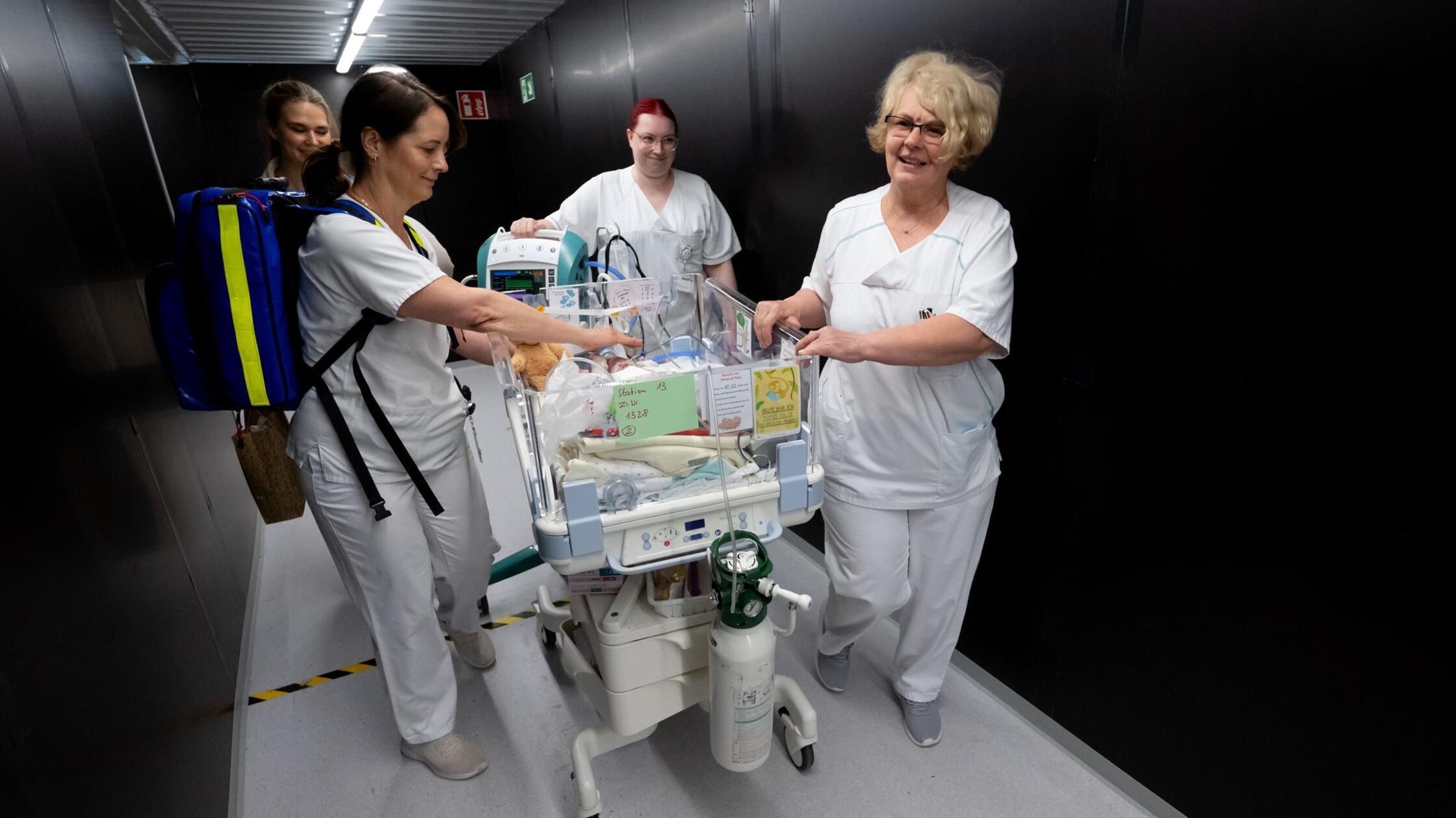 Münchner Klinik zieht im laufenden Betrieb um