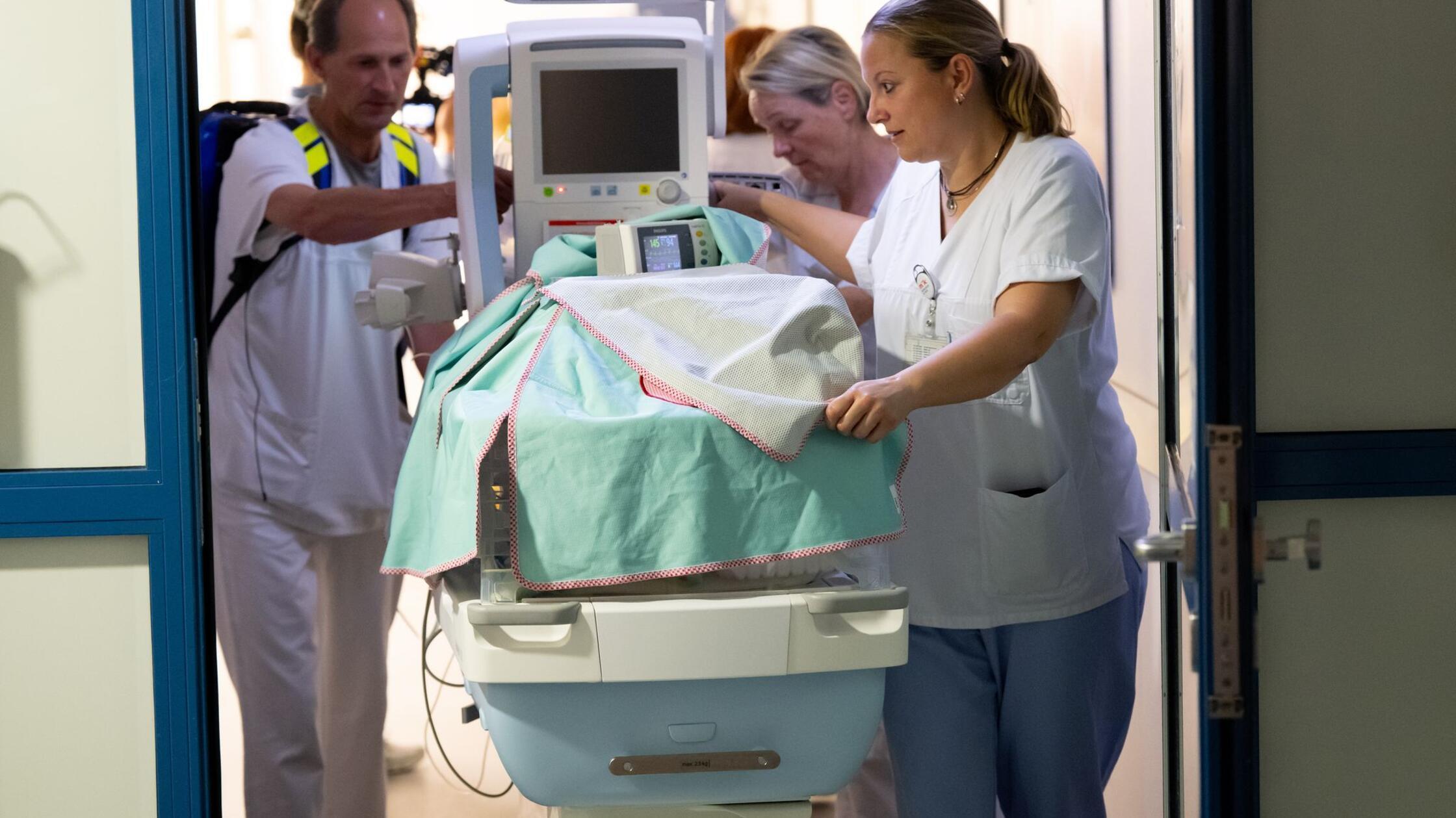 Mit den Patienten im Bett: Münchner Klinik zieht um