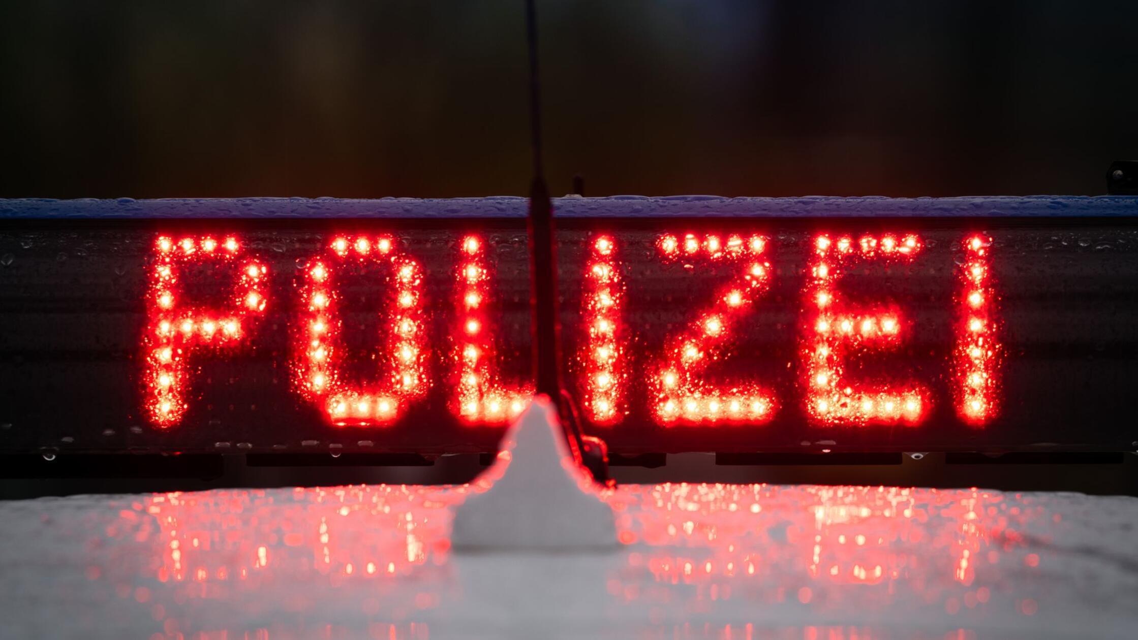 Unfall auf A3: Sattelzug verliert rund 1.000 Liter Diesel