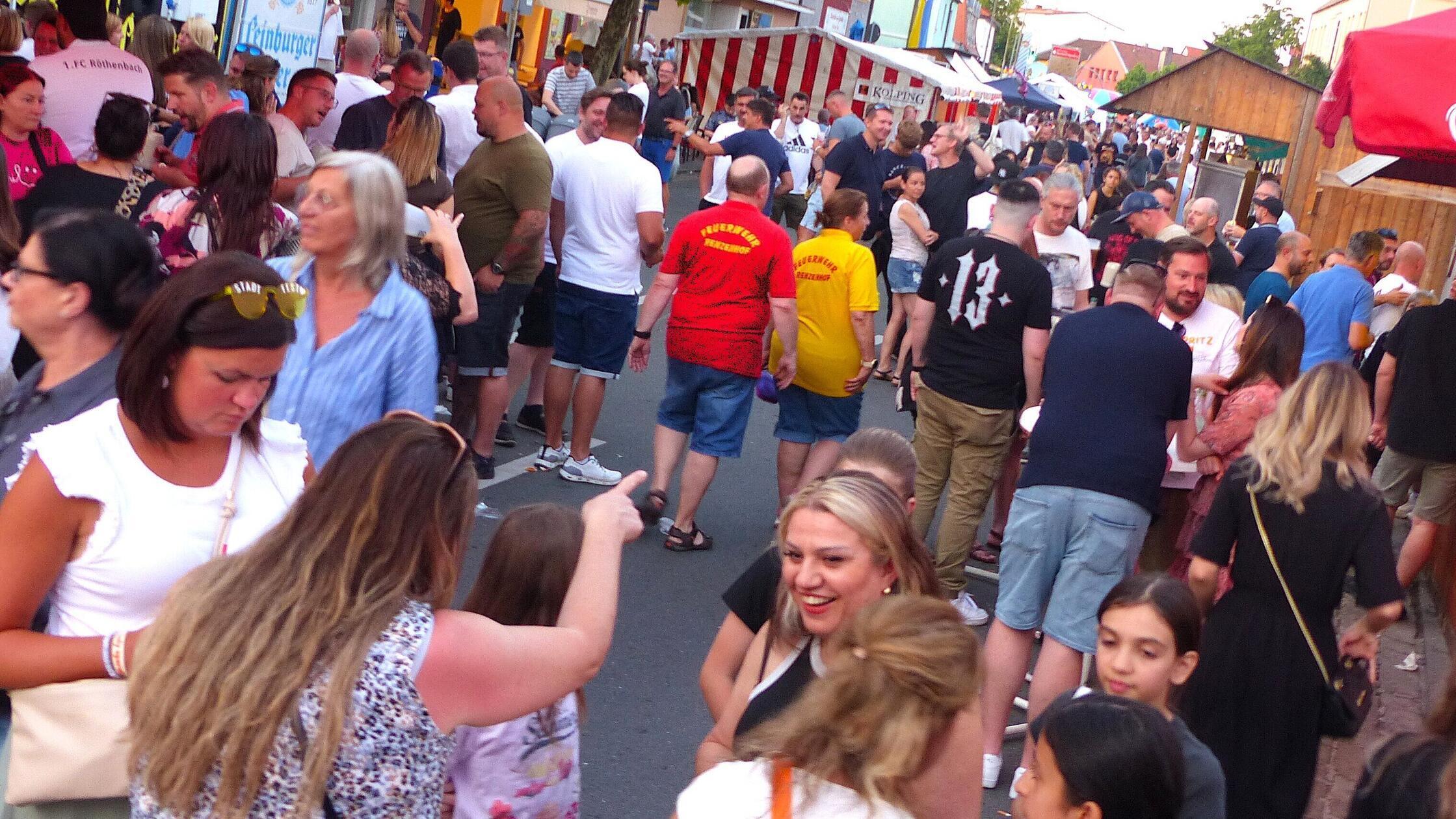 Fußballgucken statt Stadtfest: 1. FC Röthenbach zieht Teilnahme zurück