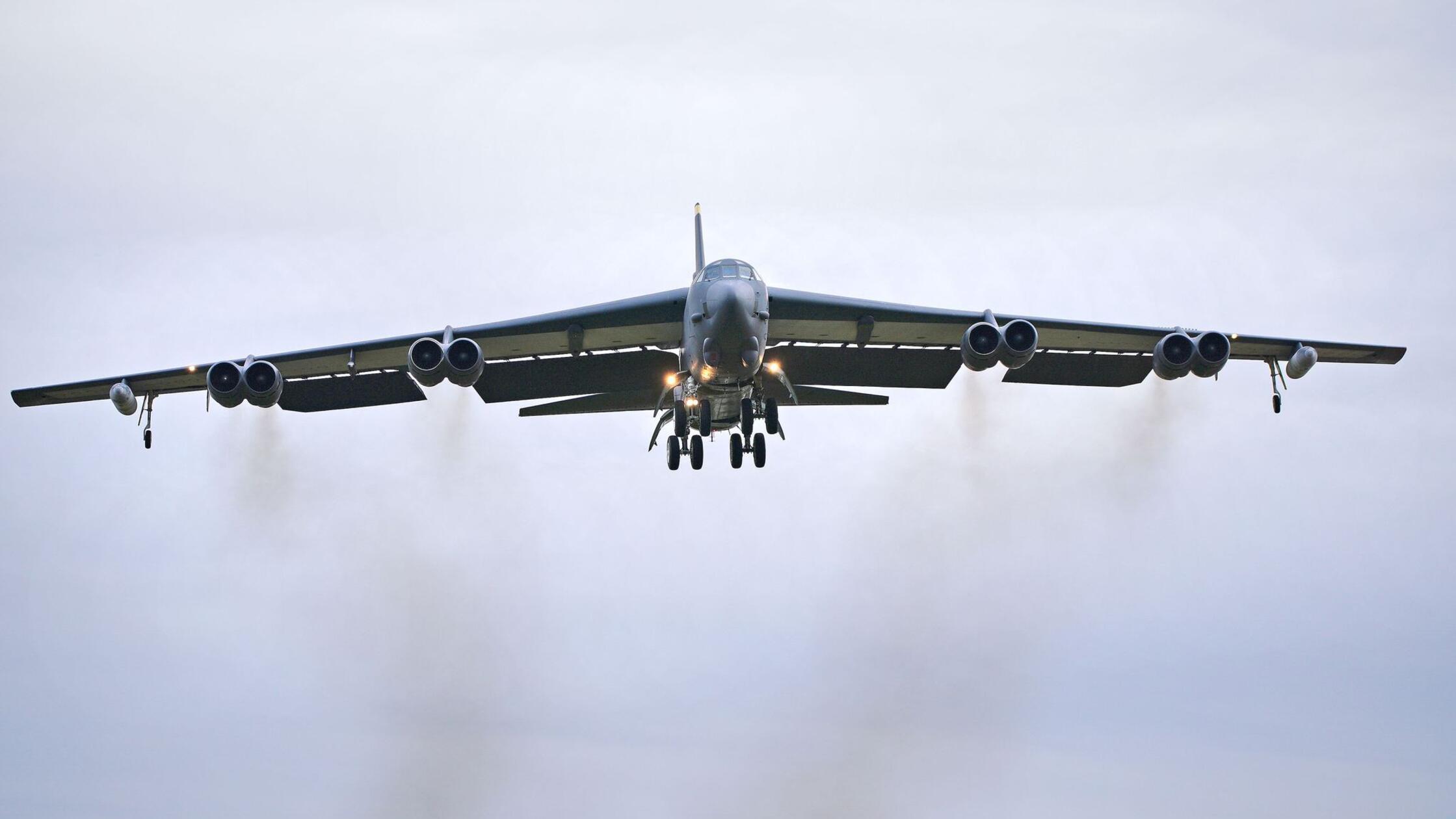 Acht Tote bei Absturz von B-52-Bomber in den USA befürchtet