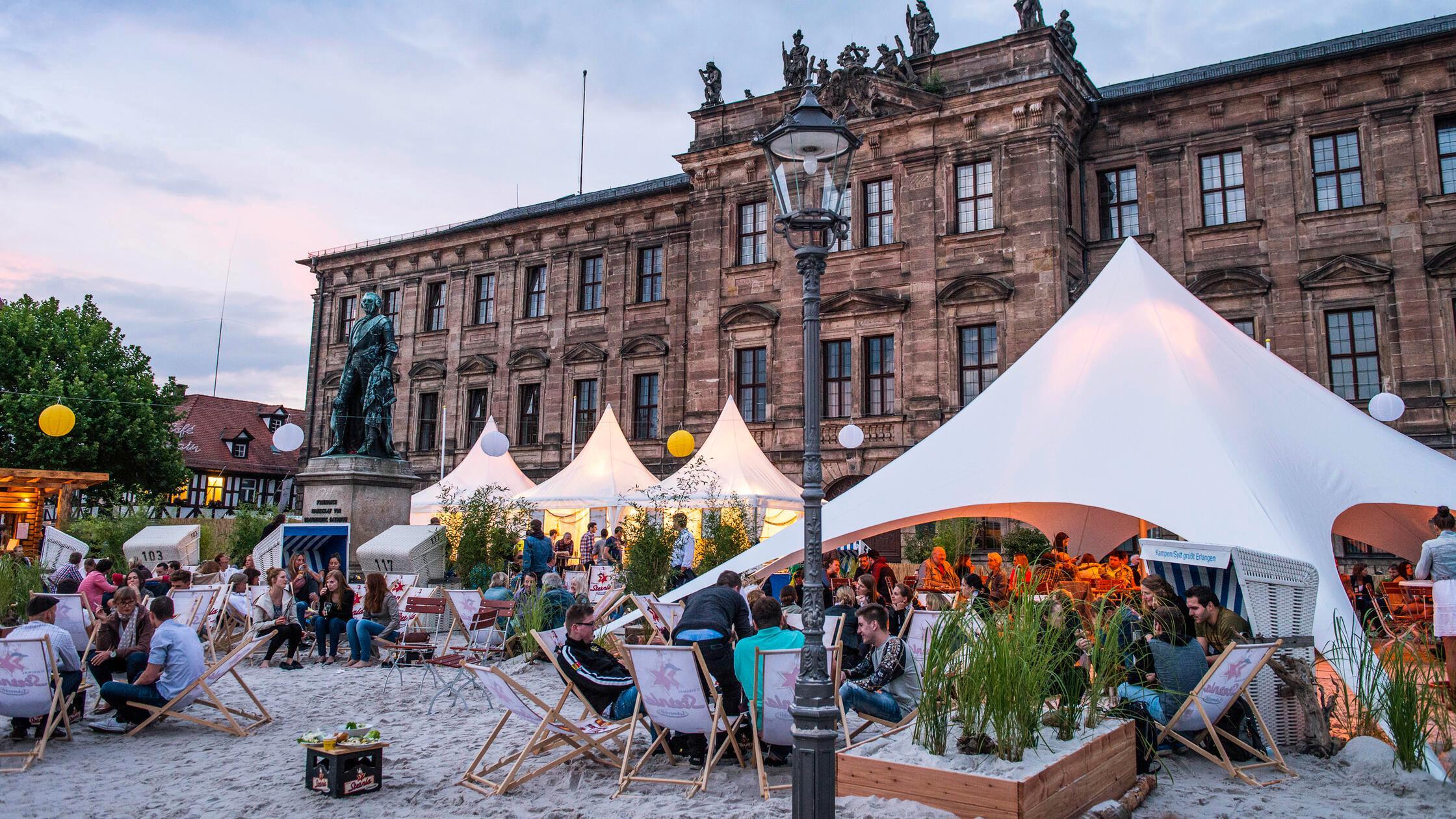 Sand, Liegestühle, Strandkörbe und kühle Drinks: Alle Infos zum ...