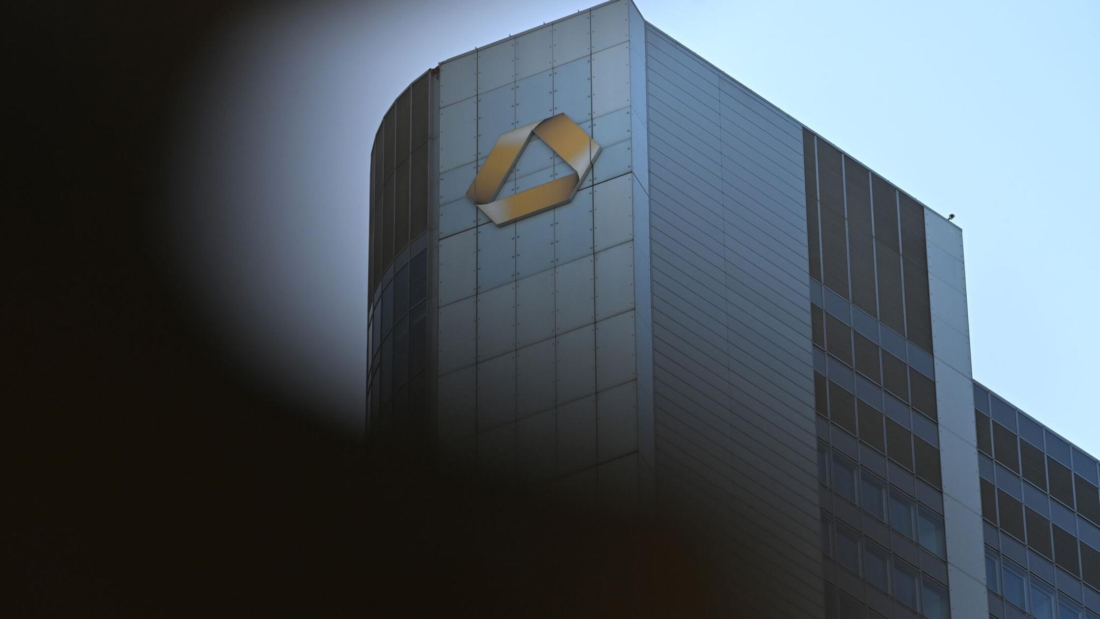 Unicredit verlängert Übernahmeangebot für Commerzbank