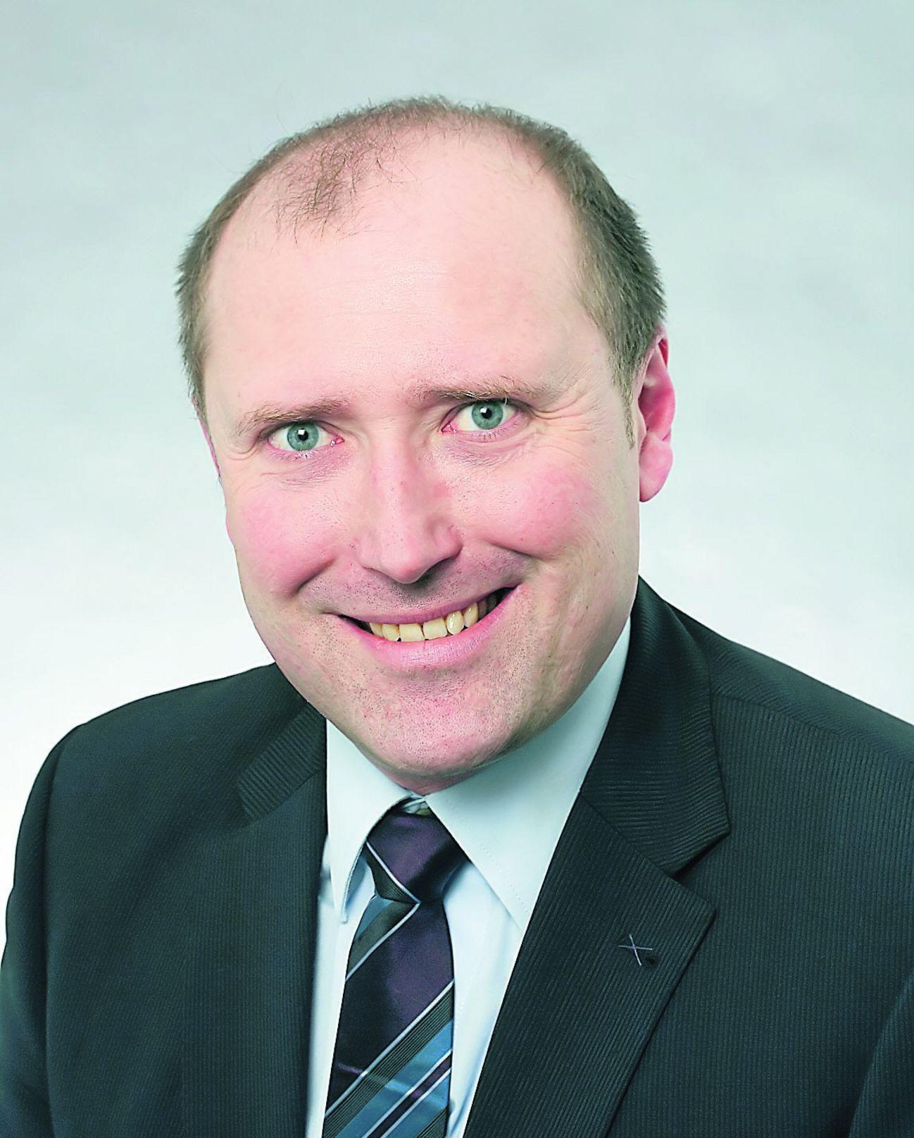 Rost übernimmt Ruder