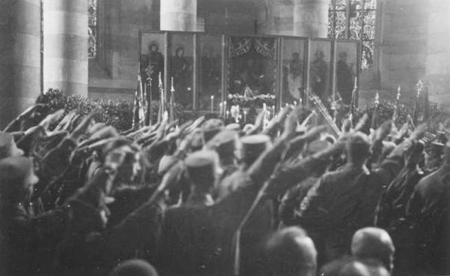 Der Weg in den NS-Staat