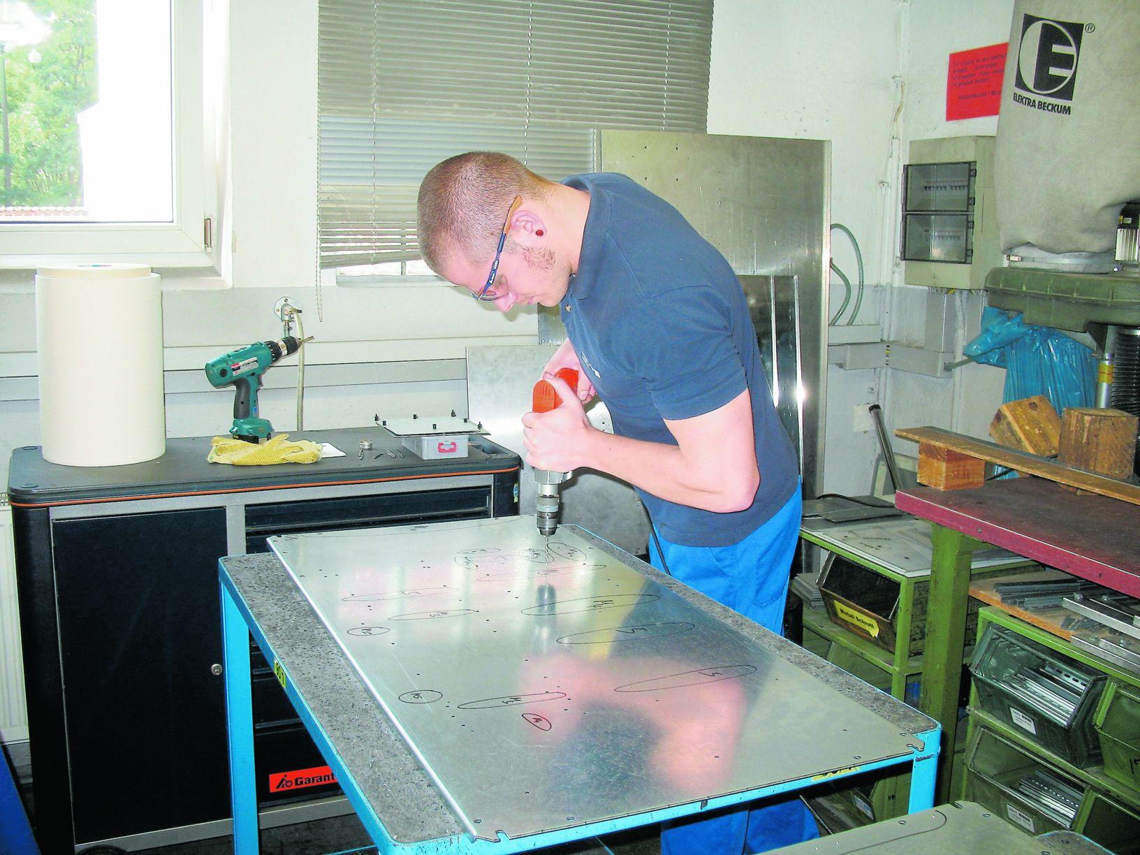 Mechanik und Elektronik in einer Hand verbunden