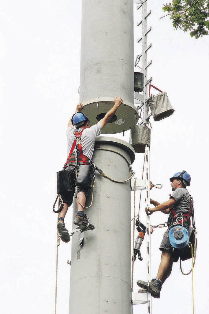 Rothenberg: 30-Meter-Mast steht
