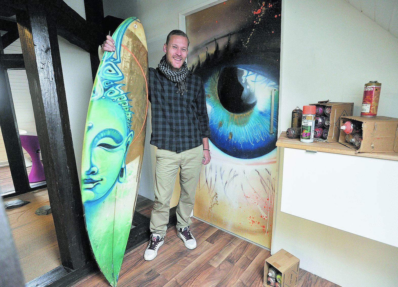 Julian Vogel macht Graffiti für den Frieden