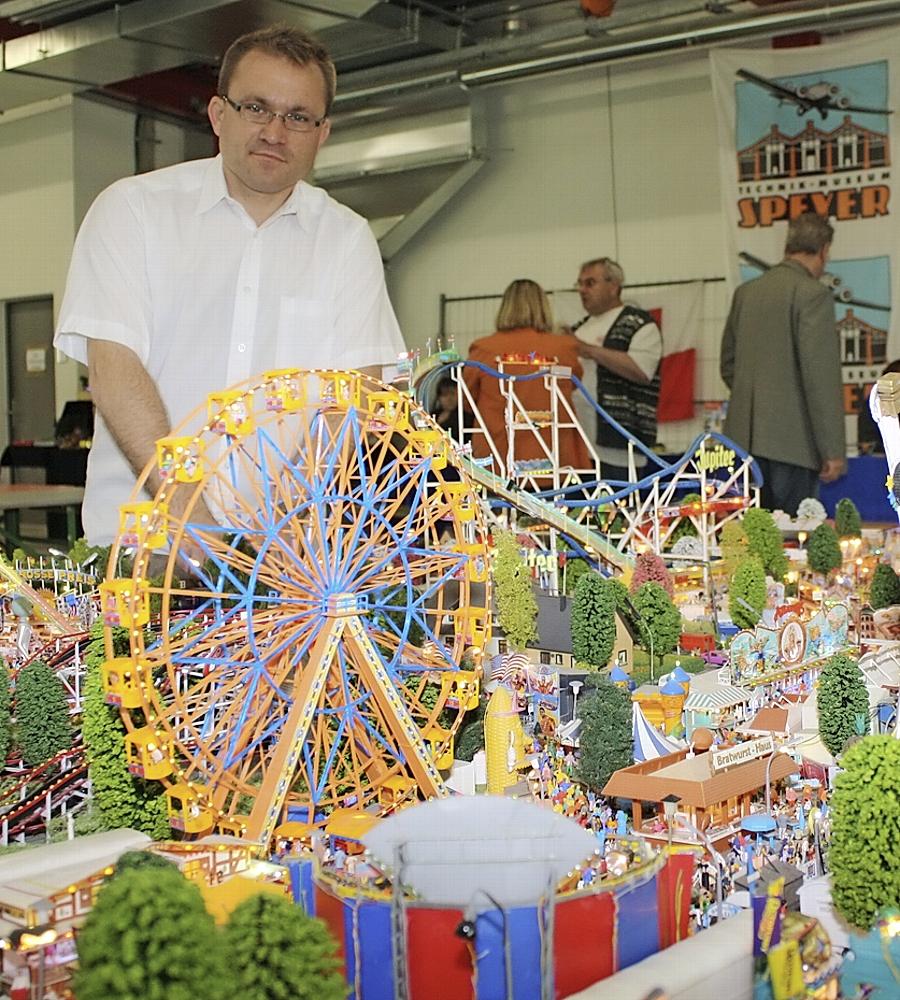 Rummel mit 8743 Figuren