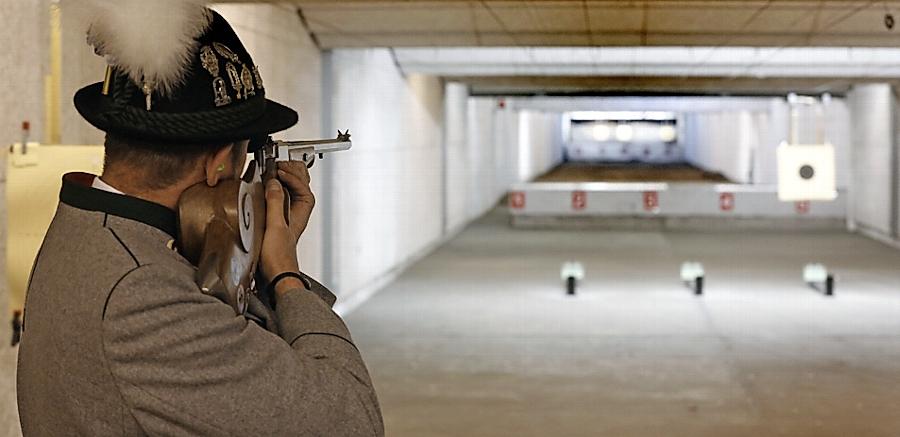 Schießen wie vor 100 Jahren: Feuer frei für Feuerbixler