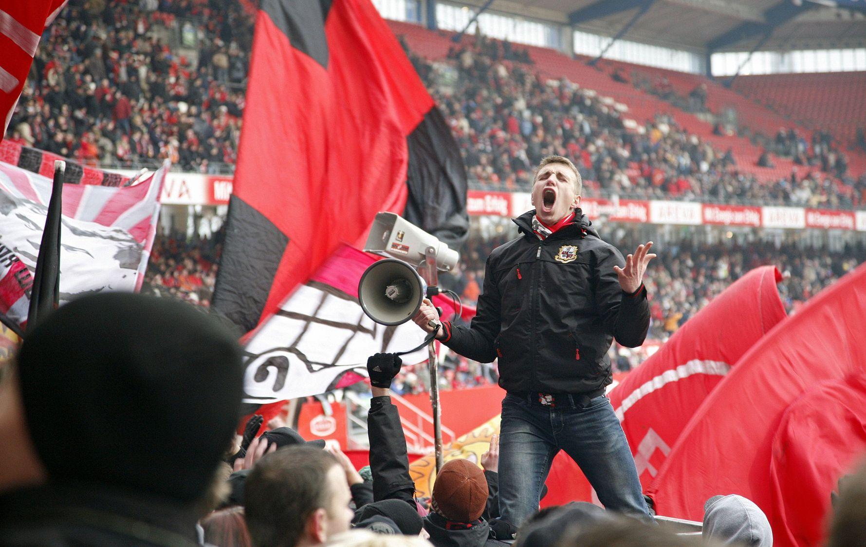 Derby-Frust eskaliert: Clubfans schweigen 90 Minuten