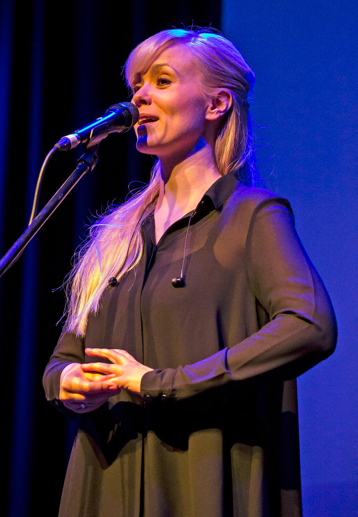 Carolin No begeistert in der Kulturfabrik in Roth