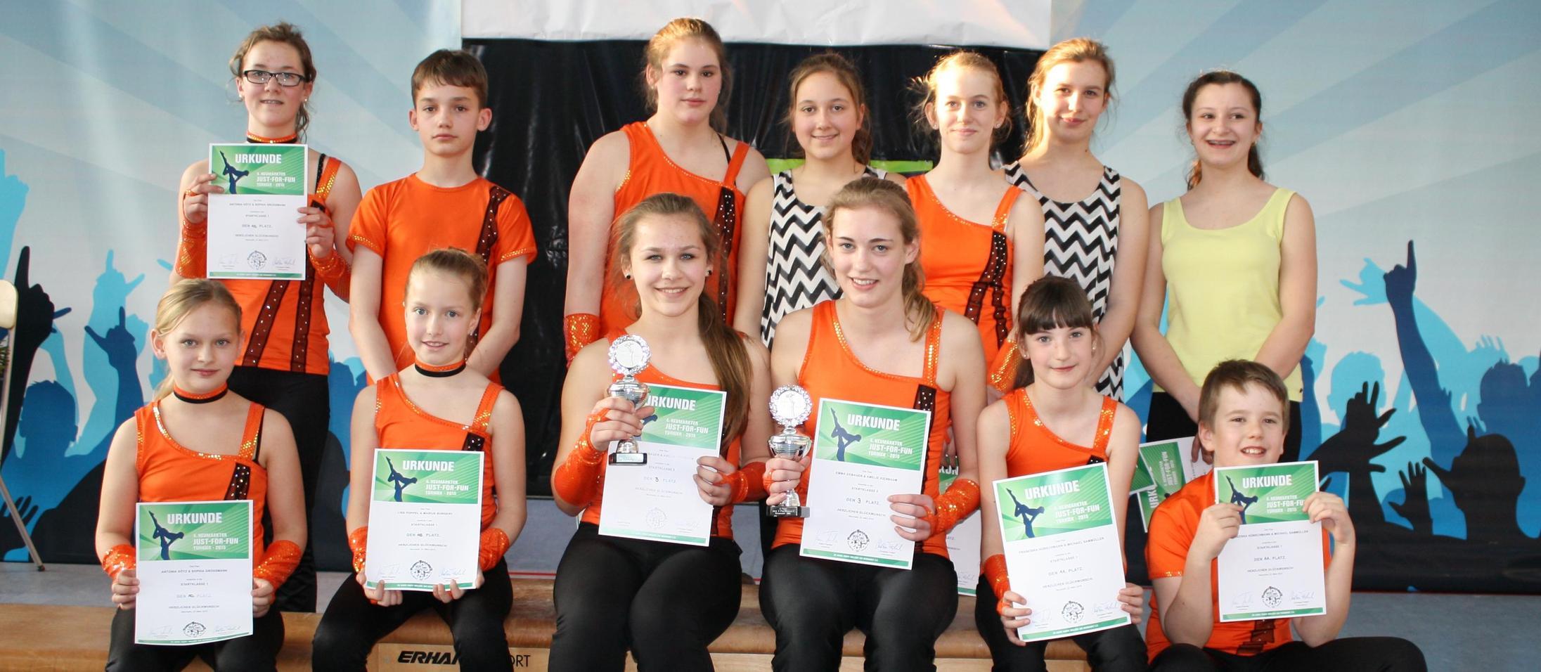 Sieben Rock'n'Roll-Paare aus Berg auf Fun-Turnier