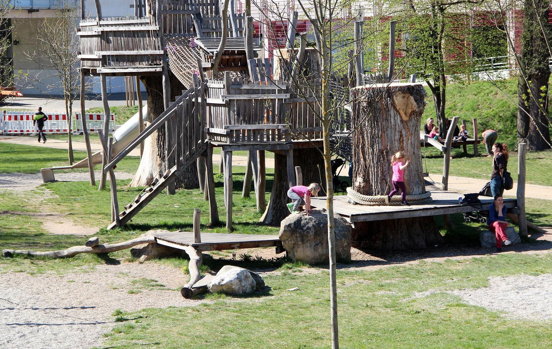 Asylbewerber: Oliver Rabe kritisiert Zustände in Roth