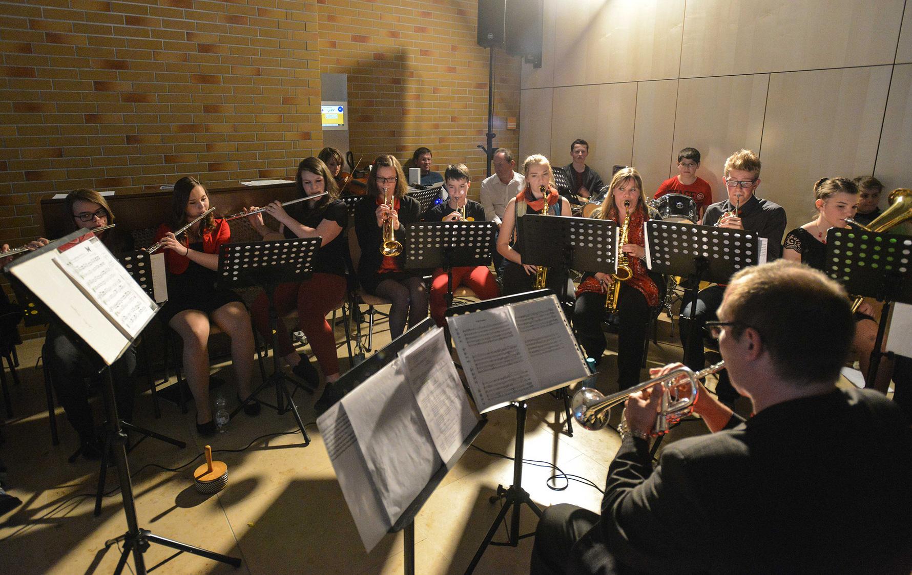 Bunter Abend an der Realschule in Hilpoltstein mit Mozart und Miss ...