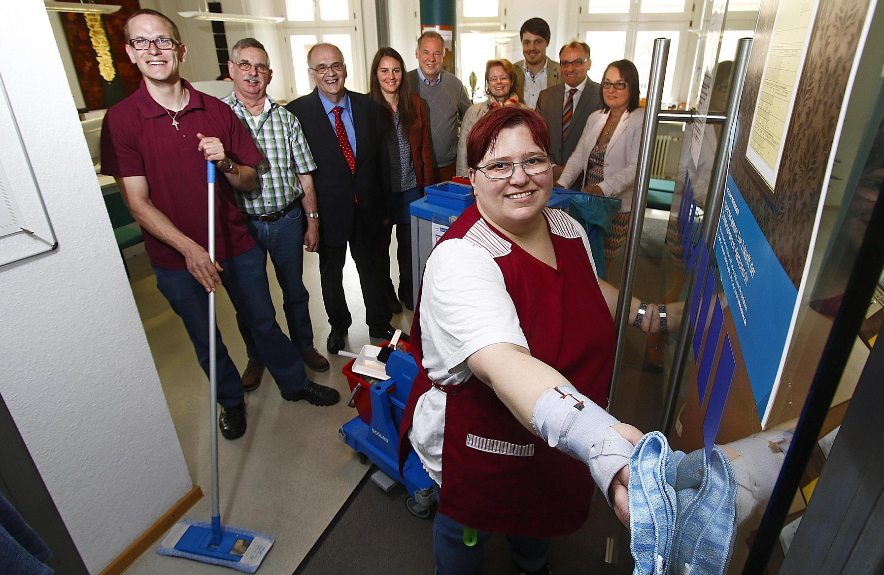 Strahlende Sauberkeit, strahlende Gesichter bei Jura-Werkstätten