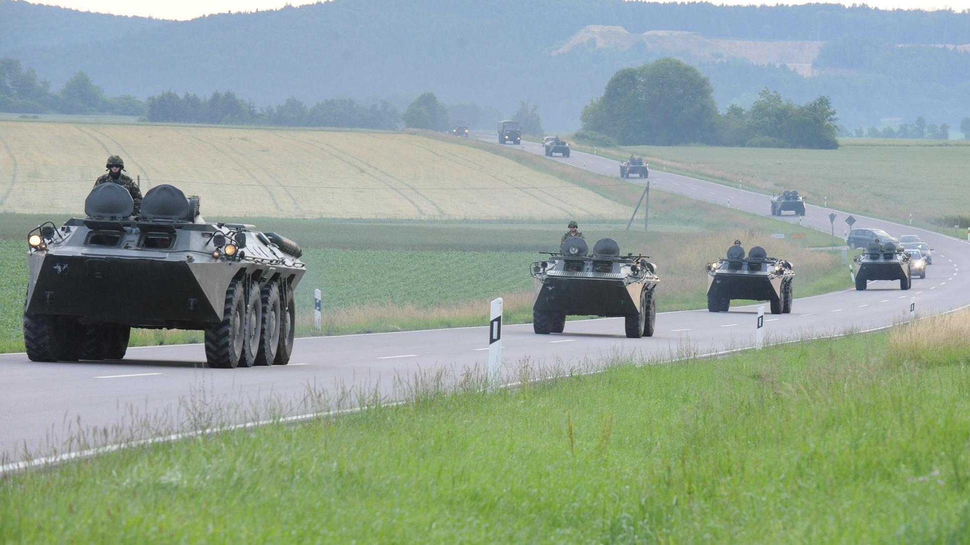 Radpanzer rollen durchs Hohenfelser Land