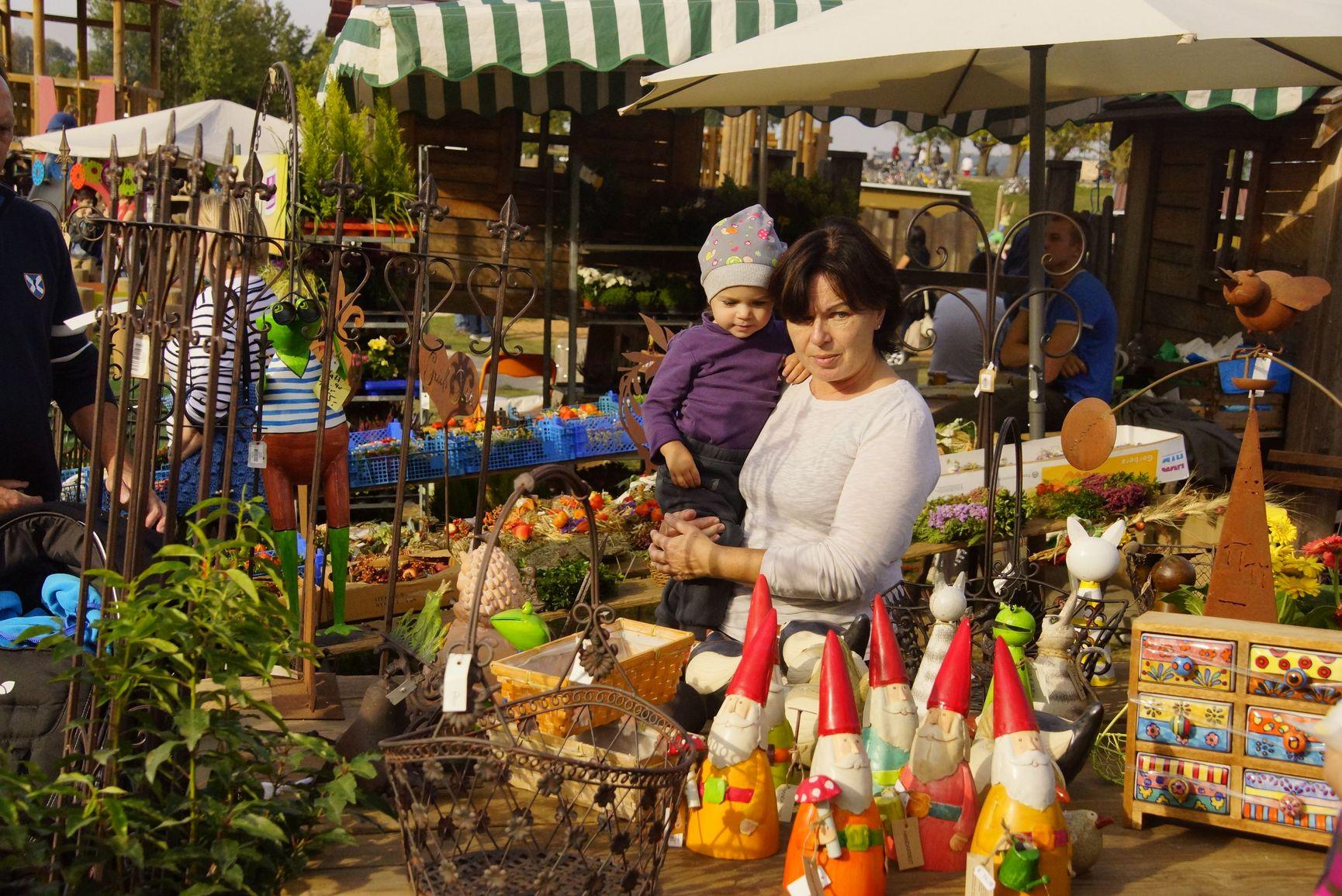 Viele Besucher beim Erntedankmarkt am Seezentrum Wald