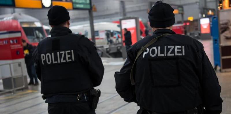 Paar Beim Sex Am Bahnhof Gestört Frau Schlägt Zu Nordbayern