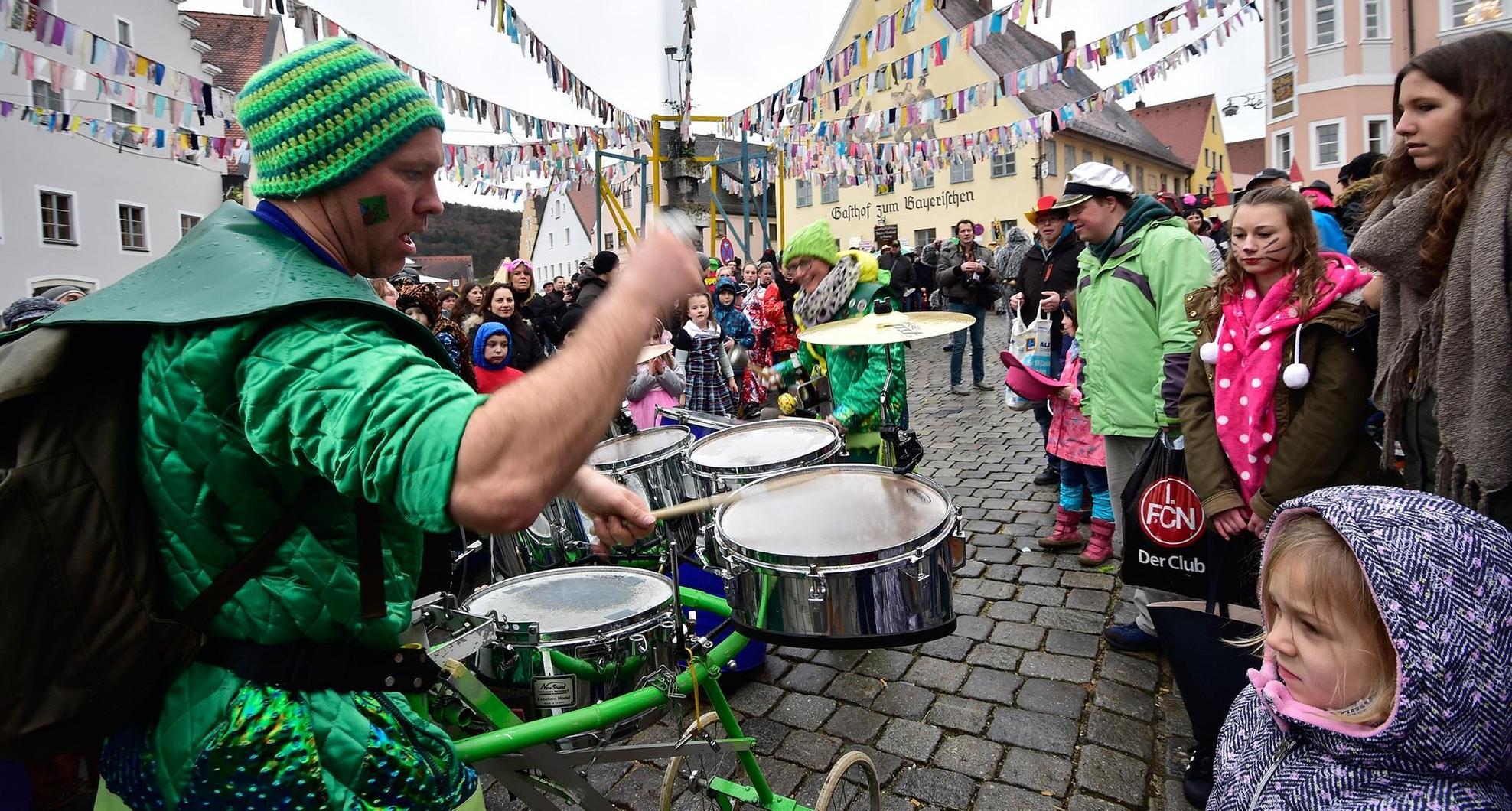 Susanna treibt zur schnellen zweiten Runde