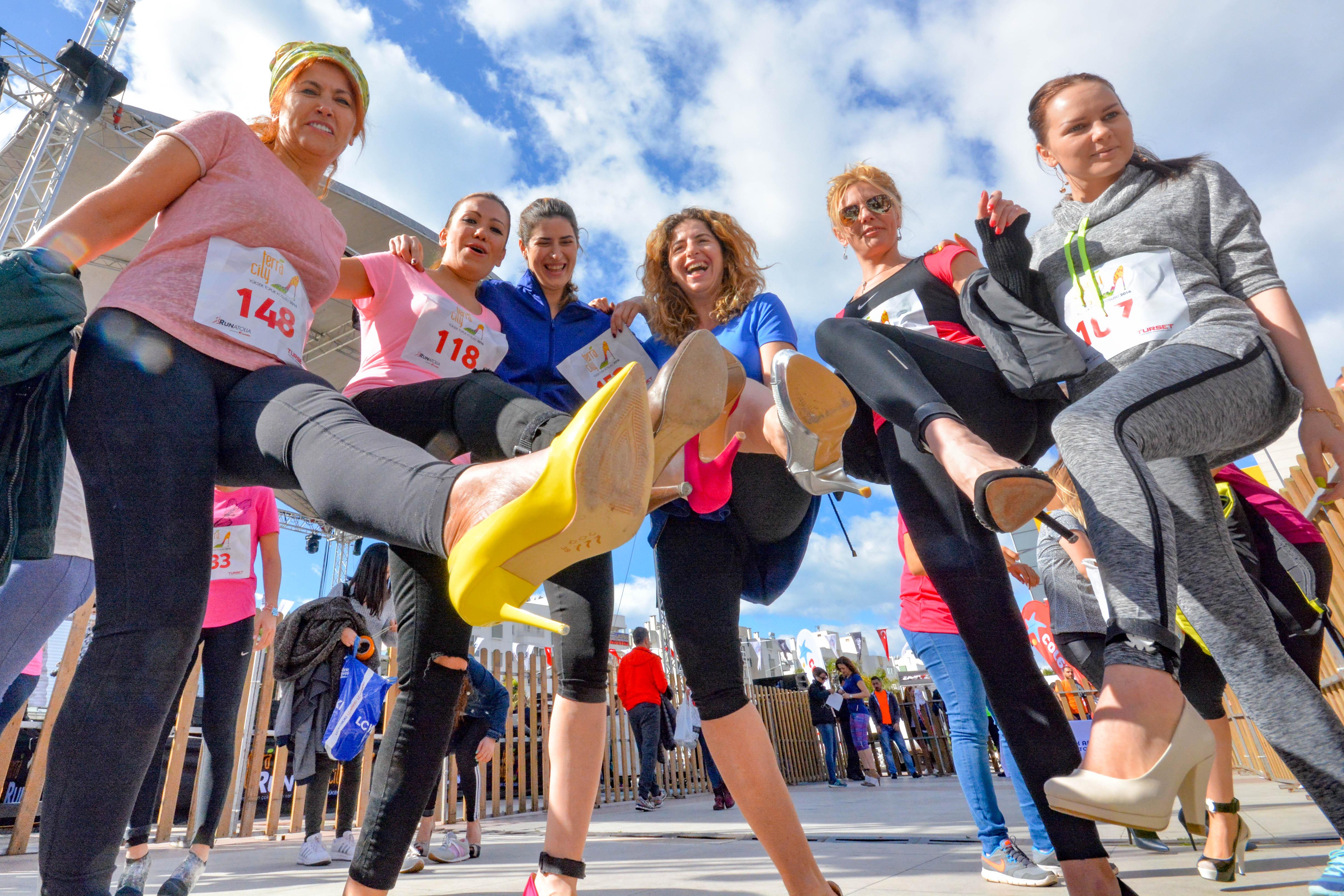 Hohe Absätze, schnelle Zeiten: Der High-Heels-Run in Antalya