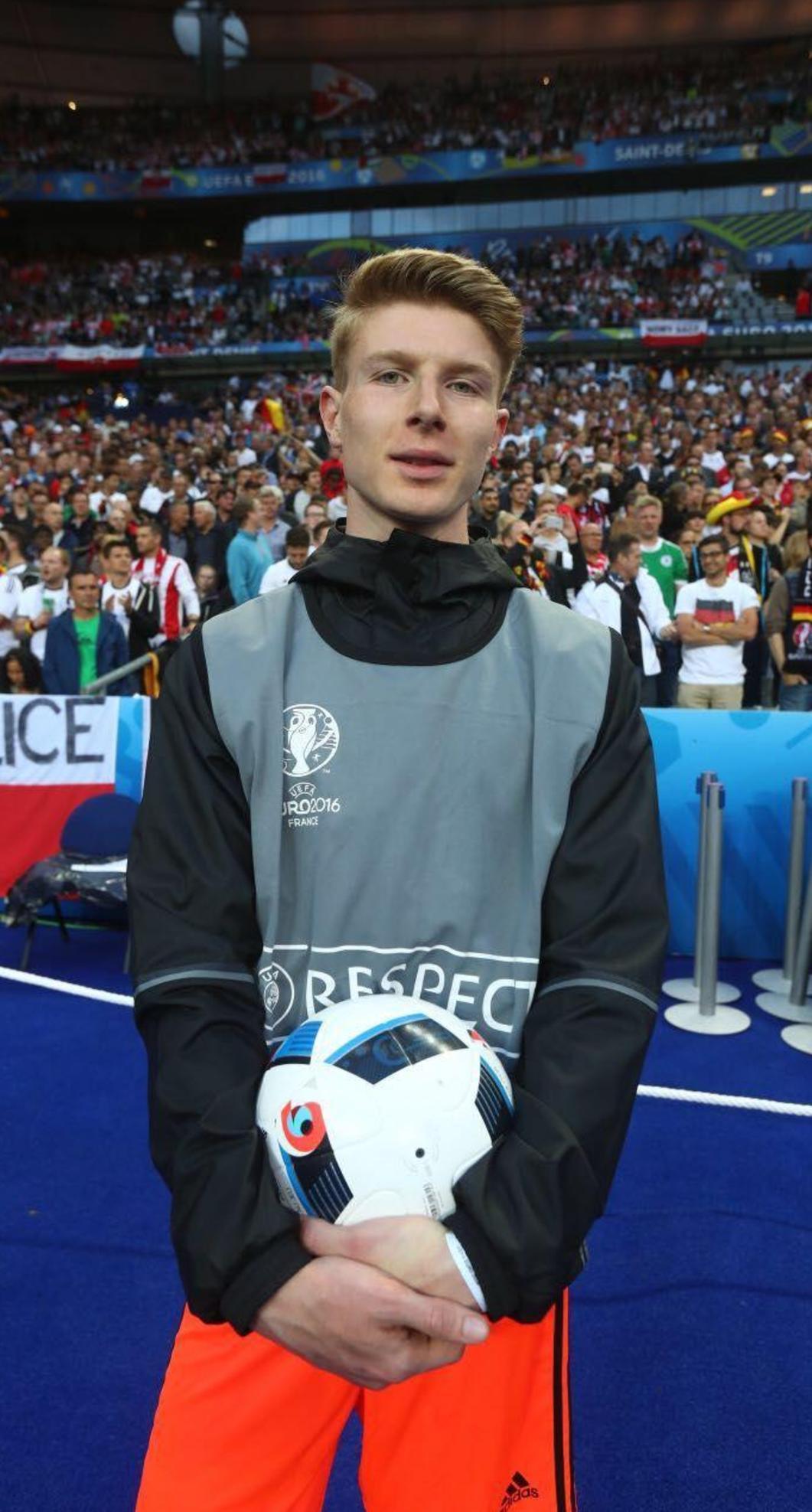 Wendelsteiner als Balljunge bei der EM im Einsatz