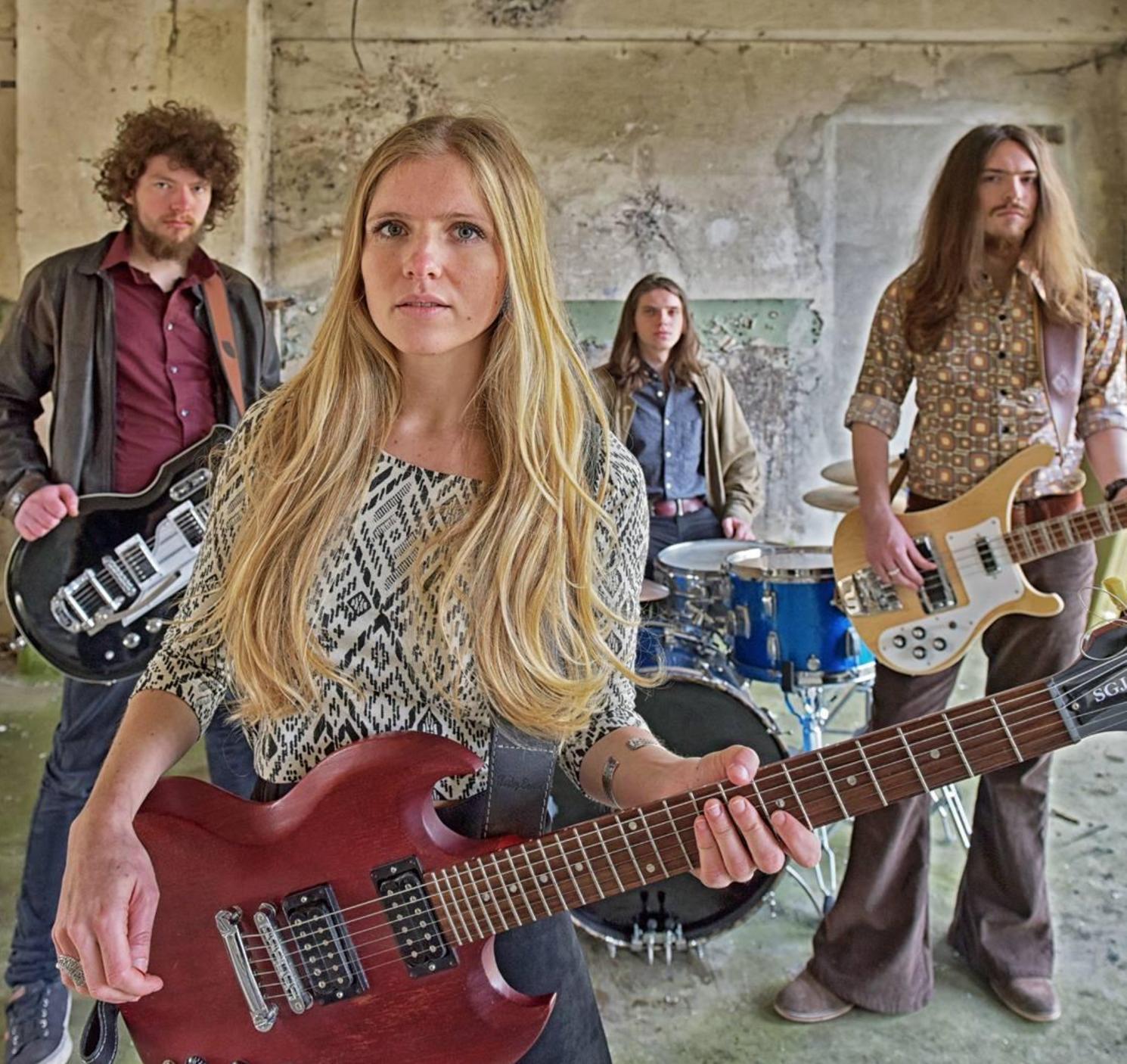 Willow Child statt Trip Down Memory Lane