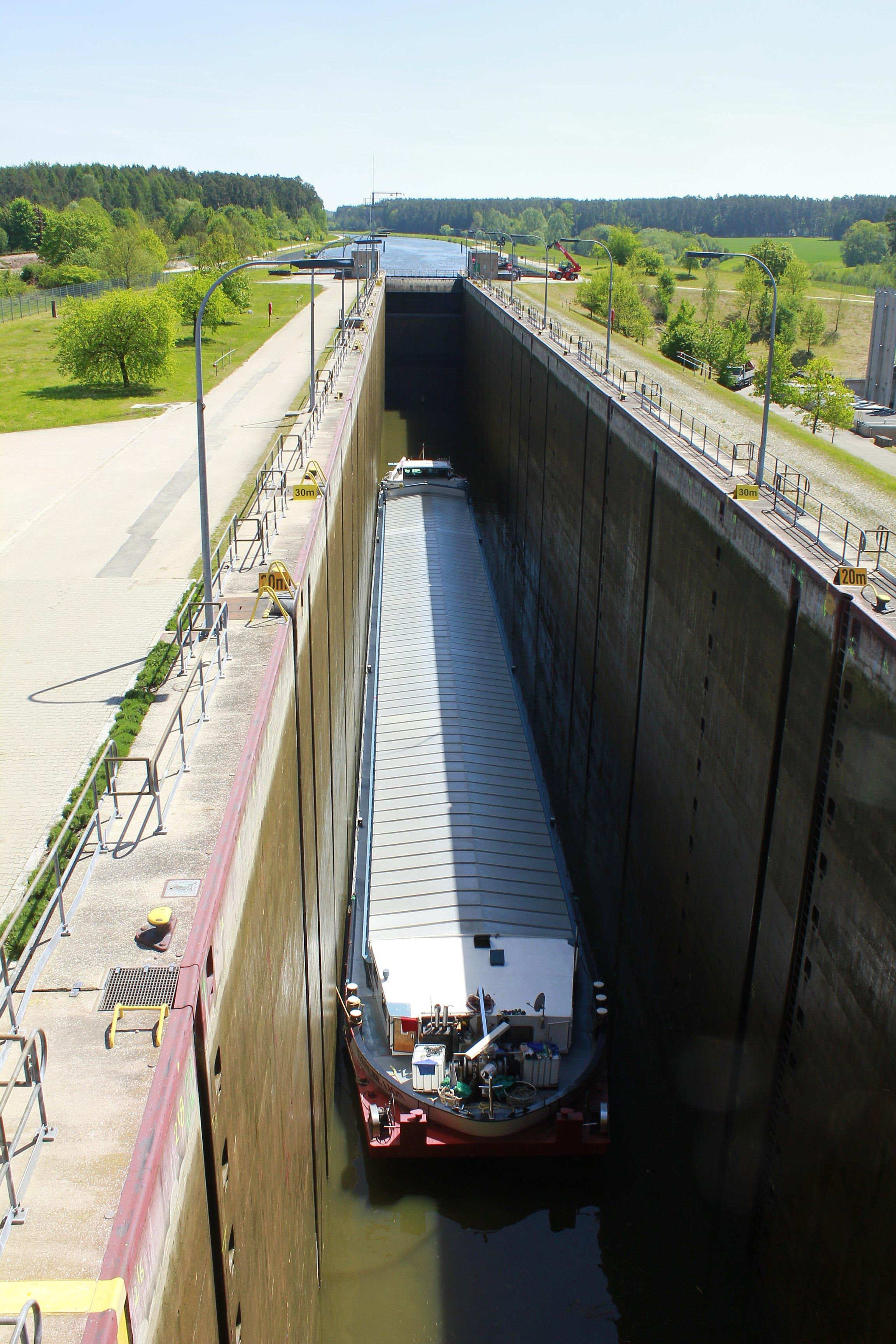 So funktioniert eine Kanal-Schleuse - nordbayern.de | Nordbayern