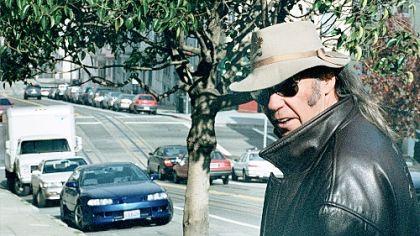 Neil Young: Neue Energie für Ami-Schlitten