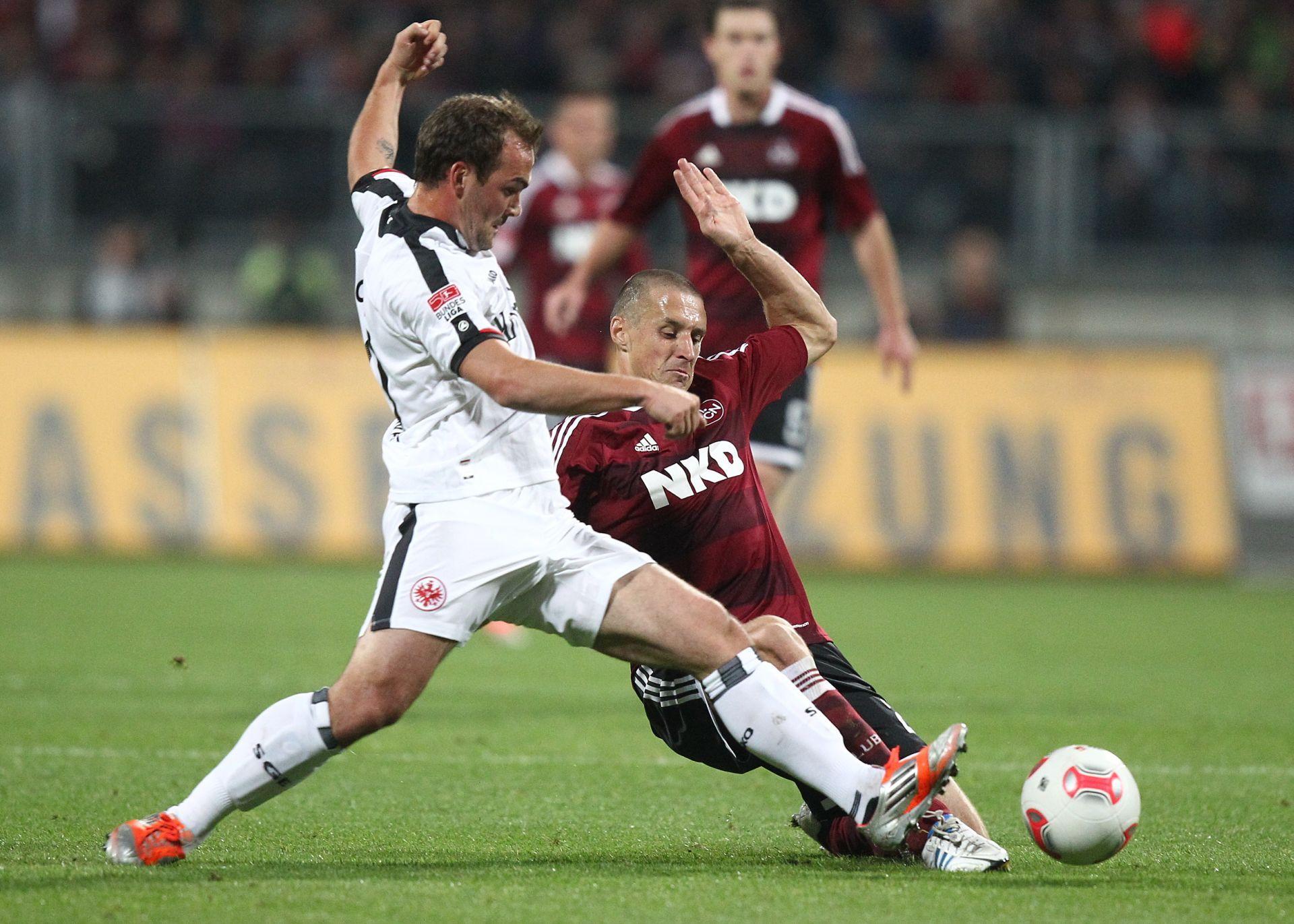 Simons hängt die Schuhe an den Nagel