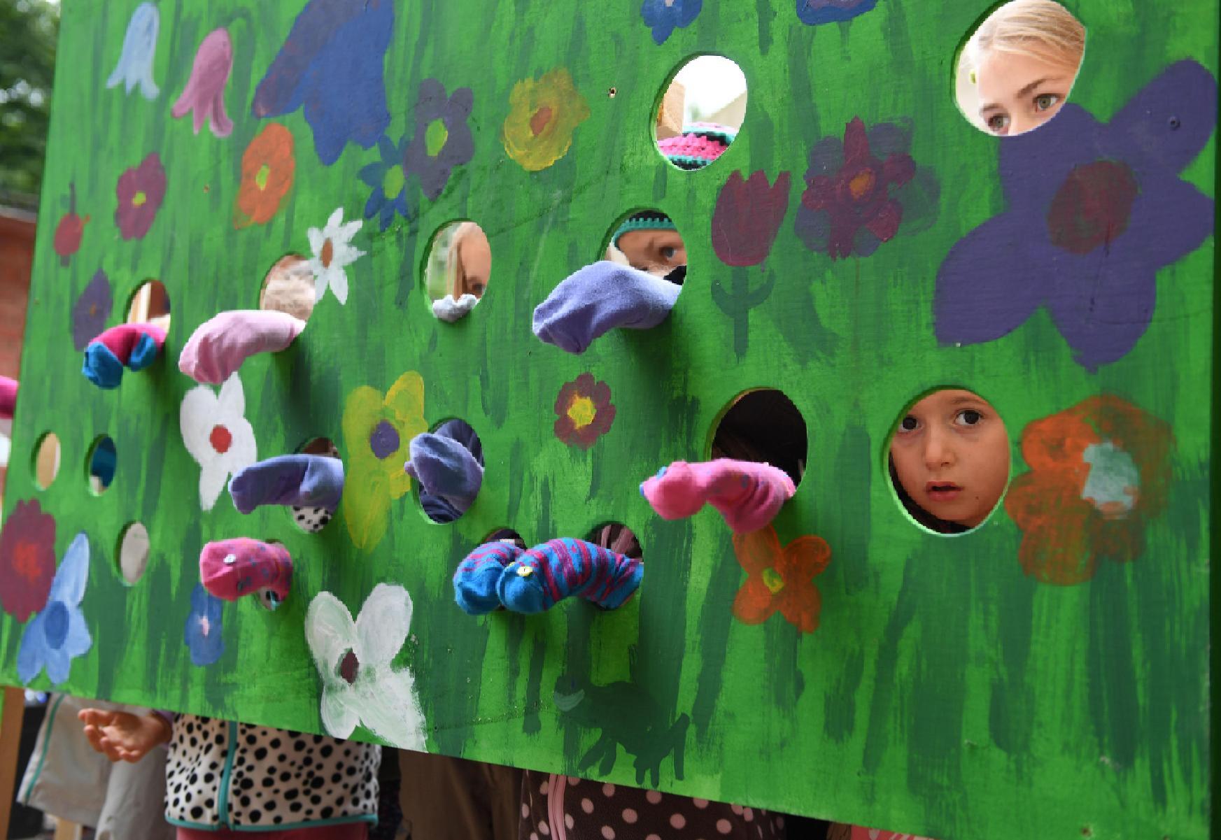 Kinder-Zirkus präsentiert in Erlangen die vier Elemente