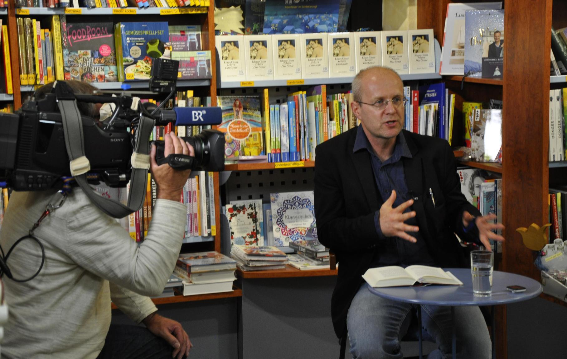 Klaus Cäsar Zehrers Lesung ein voller Erfolg