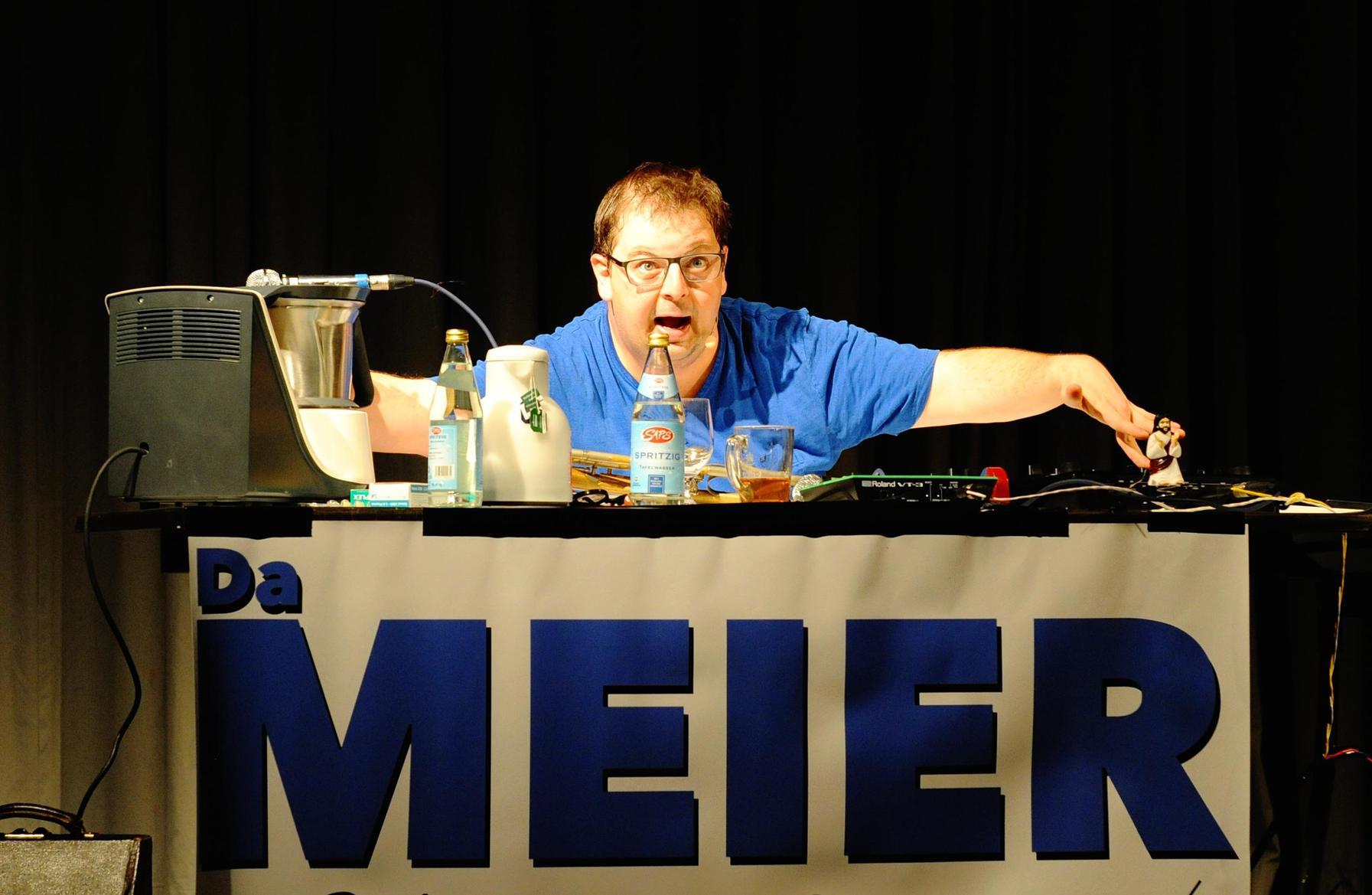 Da Meier hat seine liebe Not mit den lieben Frauen