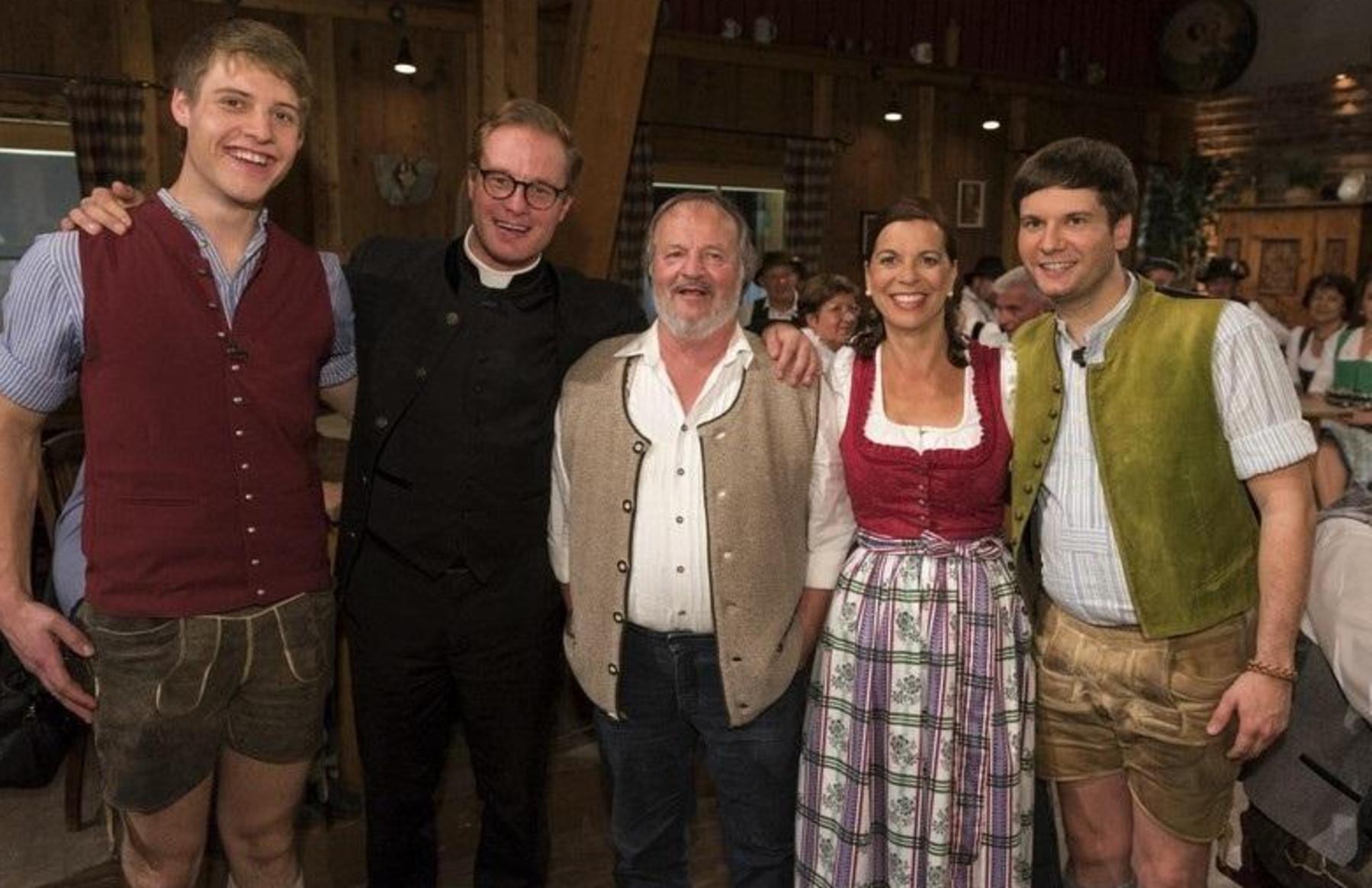 "Säißer Sempf" und Deininger Kaplan grüßen aus Fernseher