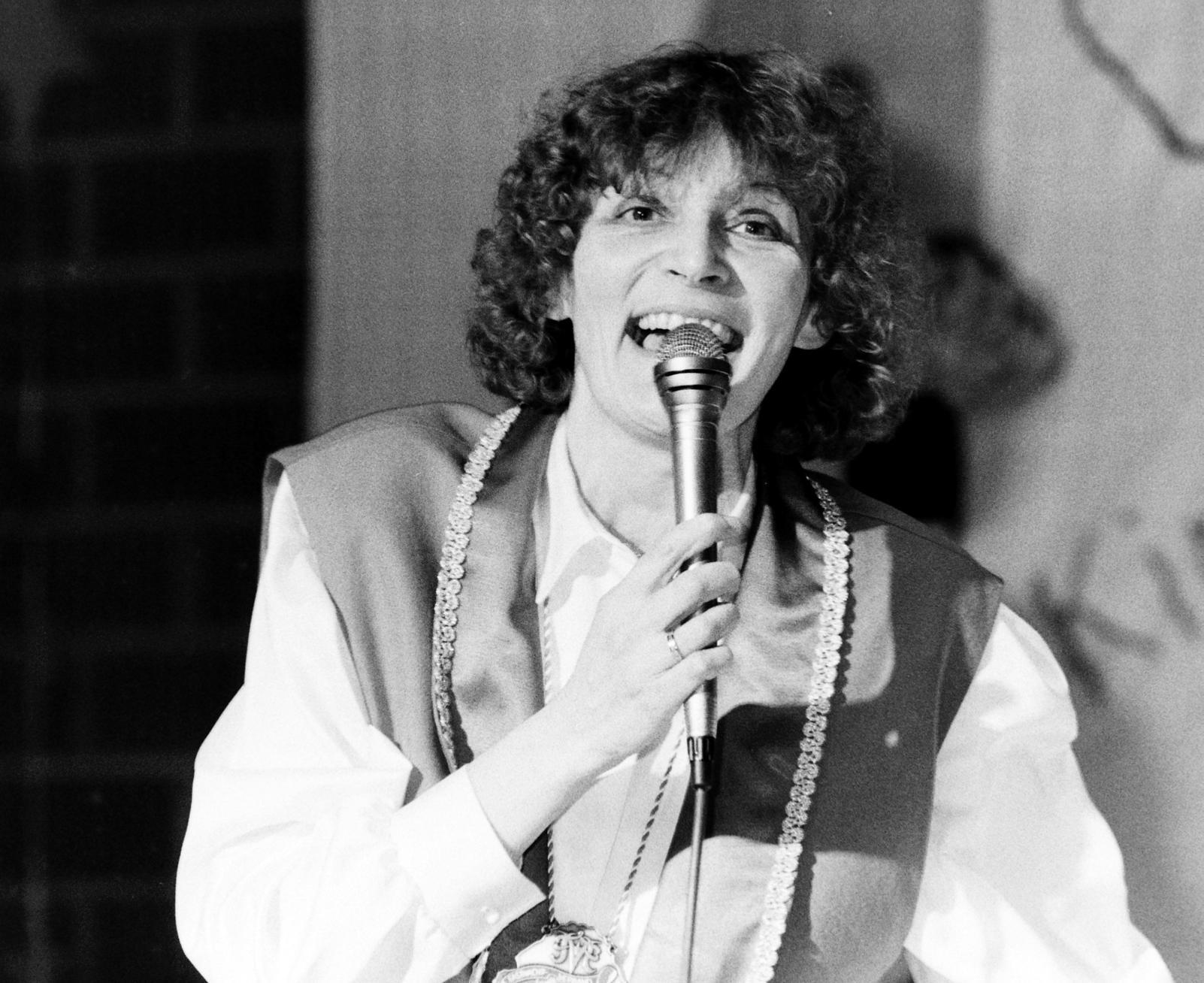 Lydia Nega für ihr vorbildliches Engagement mit Verdienstorden geehrt