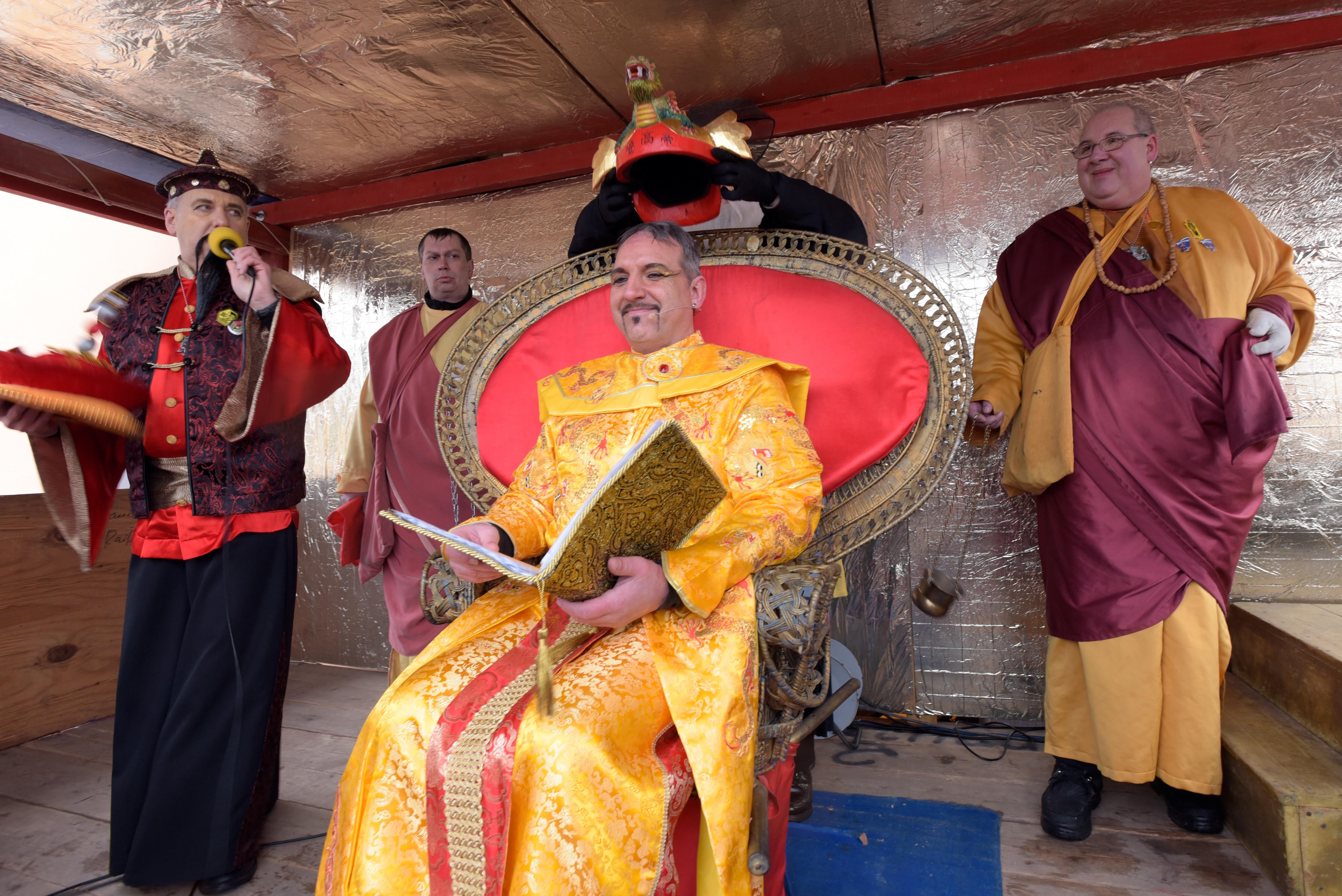 Ois is' prima in Bayrisch-China: Dietfurt feiert wieder Fasching