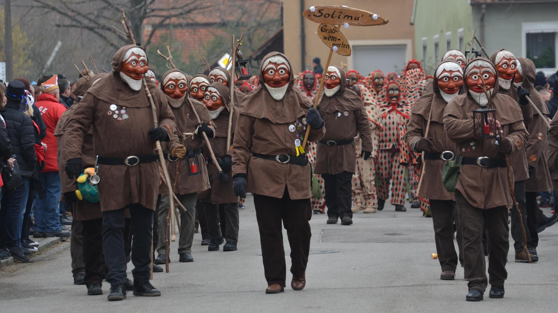 Großweingarten: Faschingszug mit Kult-Geist
