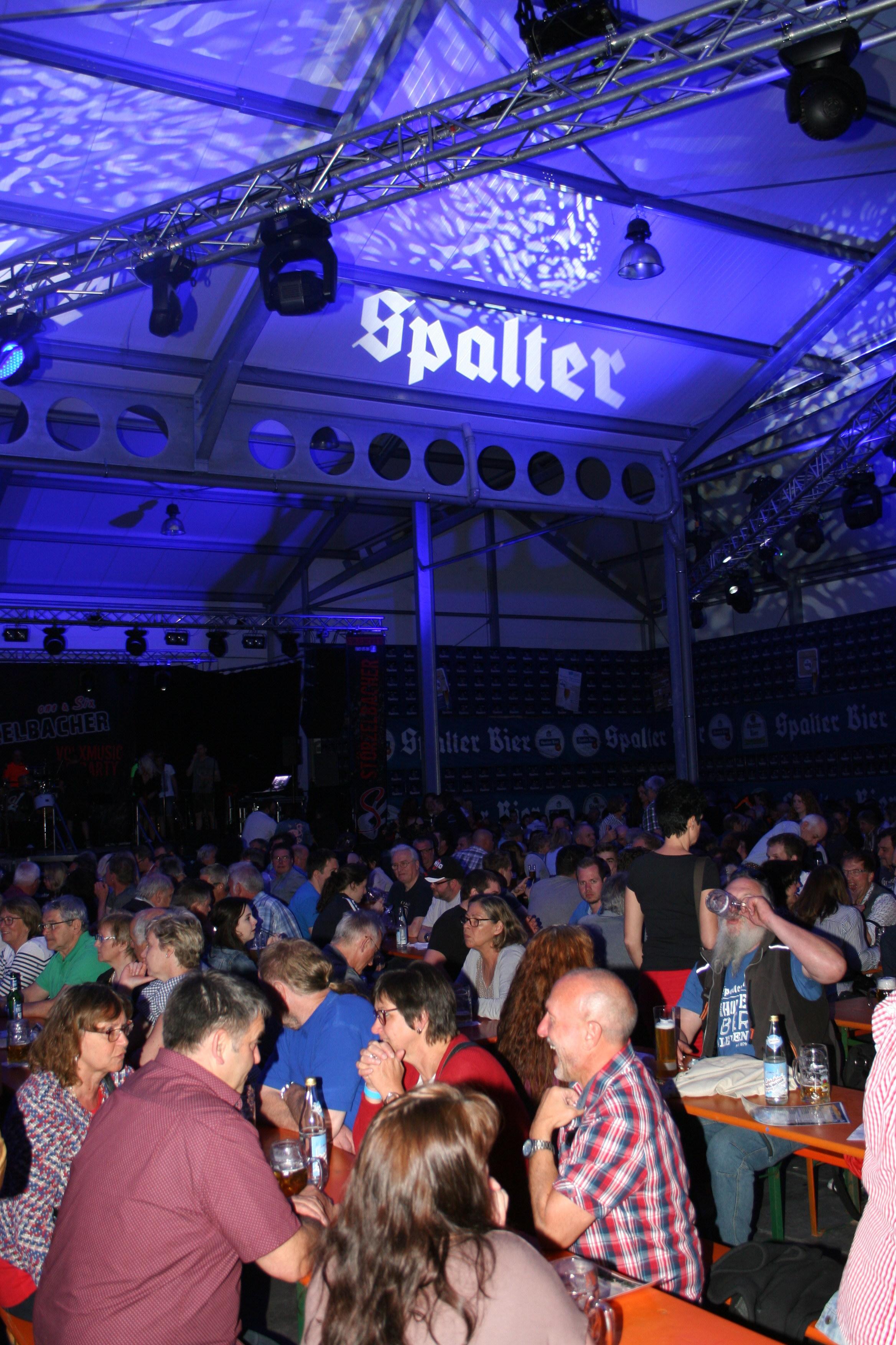 Party mit Hopfen und Holunder: Das Brauereifest in Spalt