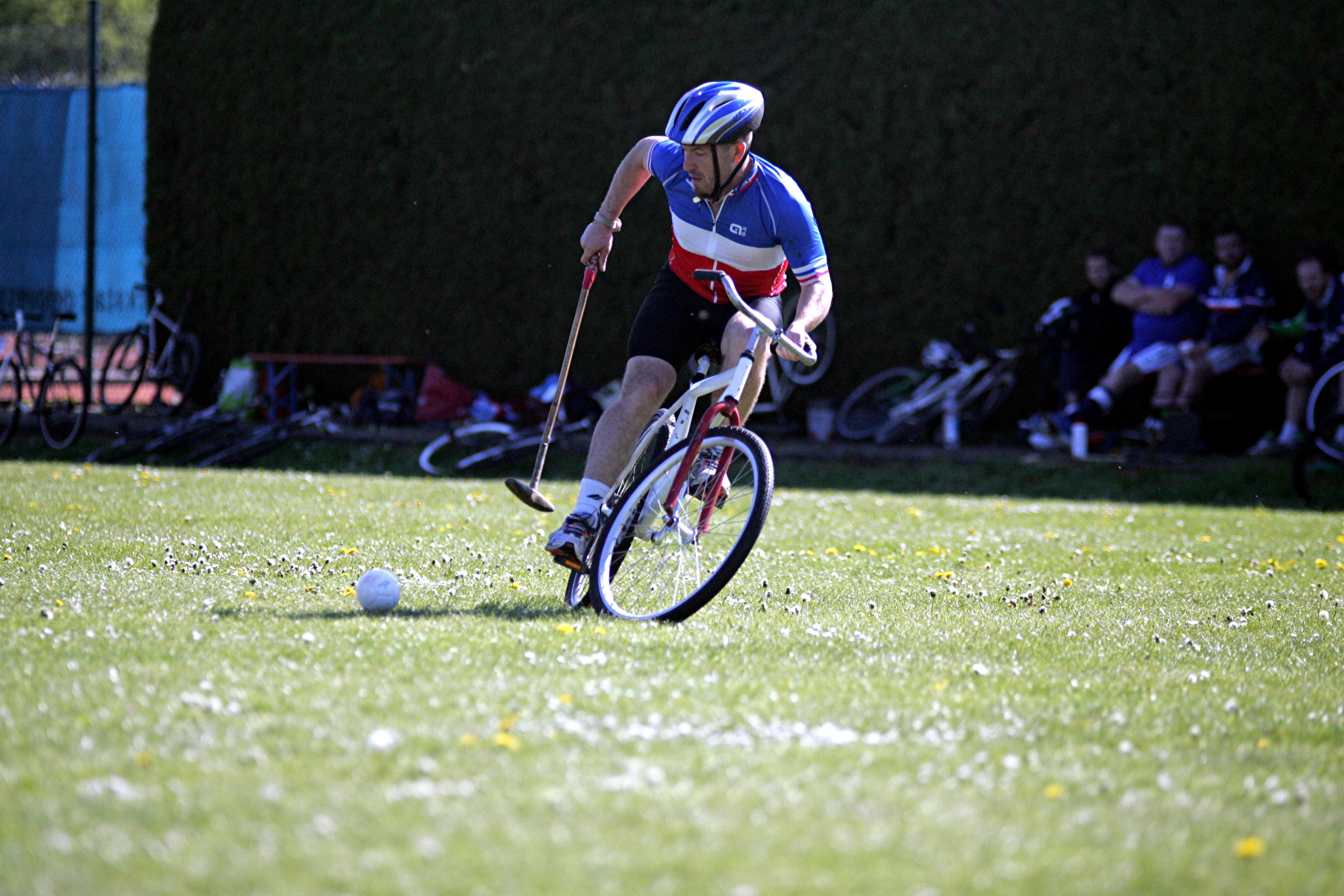 Die besten Rasen-Radpolo-Spieler Europas in Wendelstein