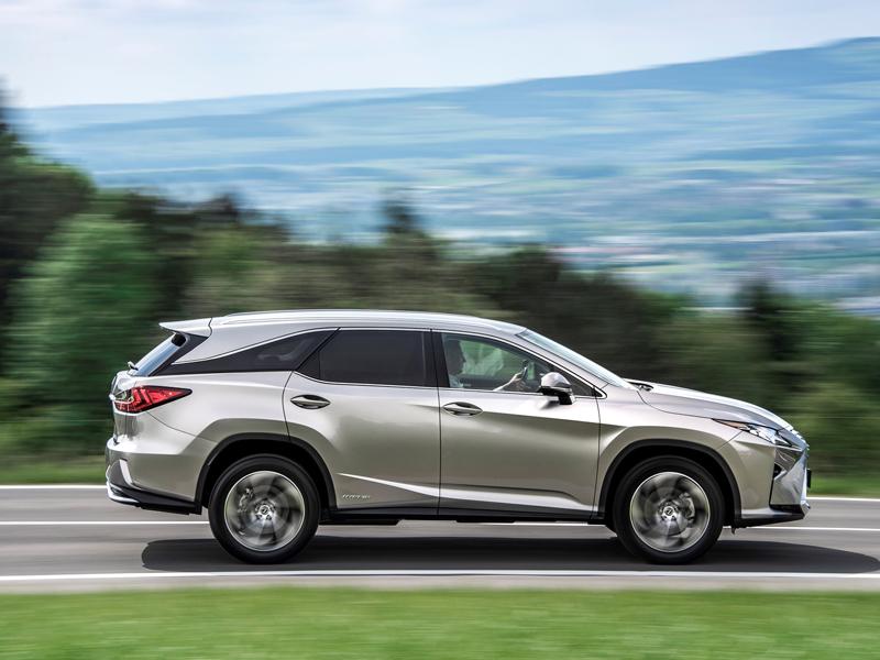 Lexus macht sich lang