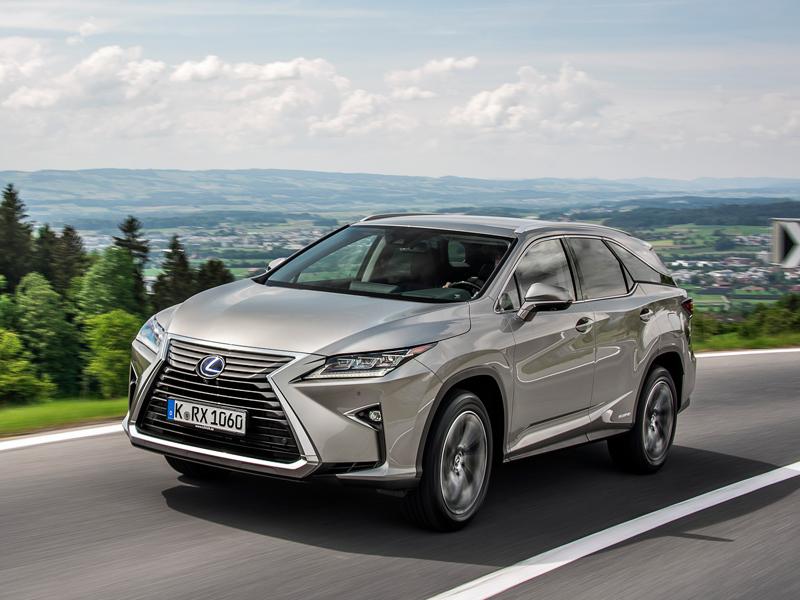 Lexus macht sich lang