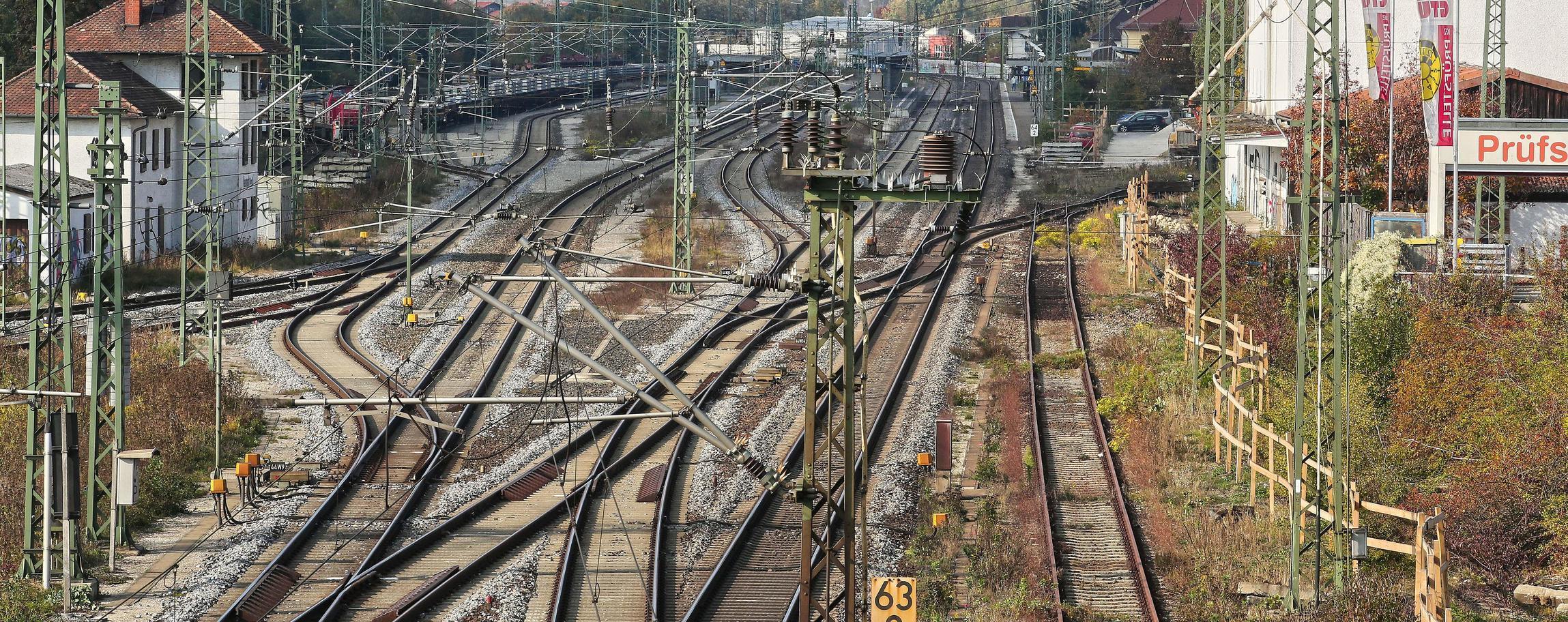 Vier Gleise und fünf Weichen müssen im Neumarkter Bahnhof weichen