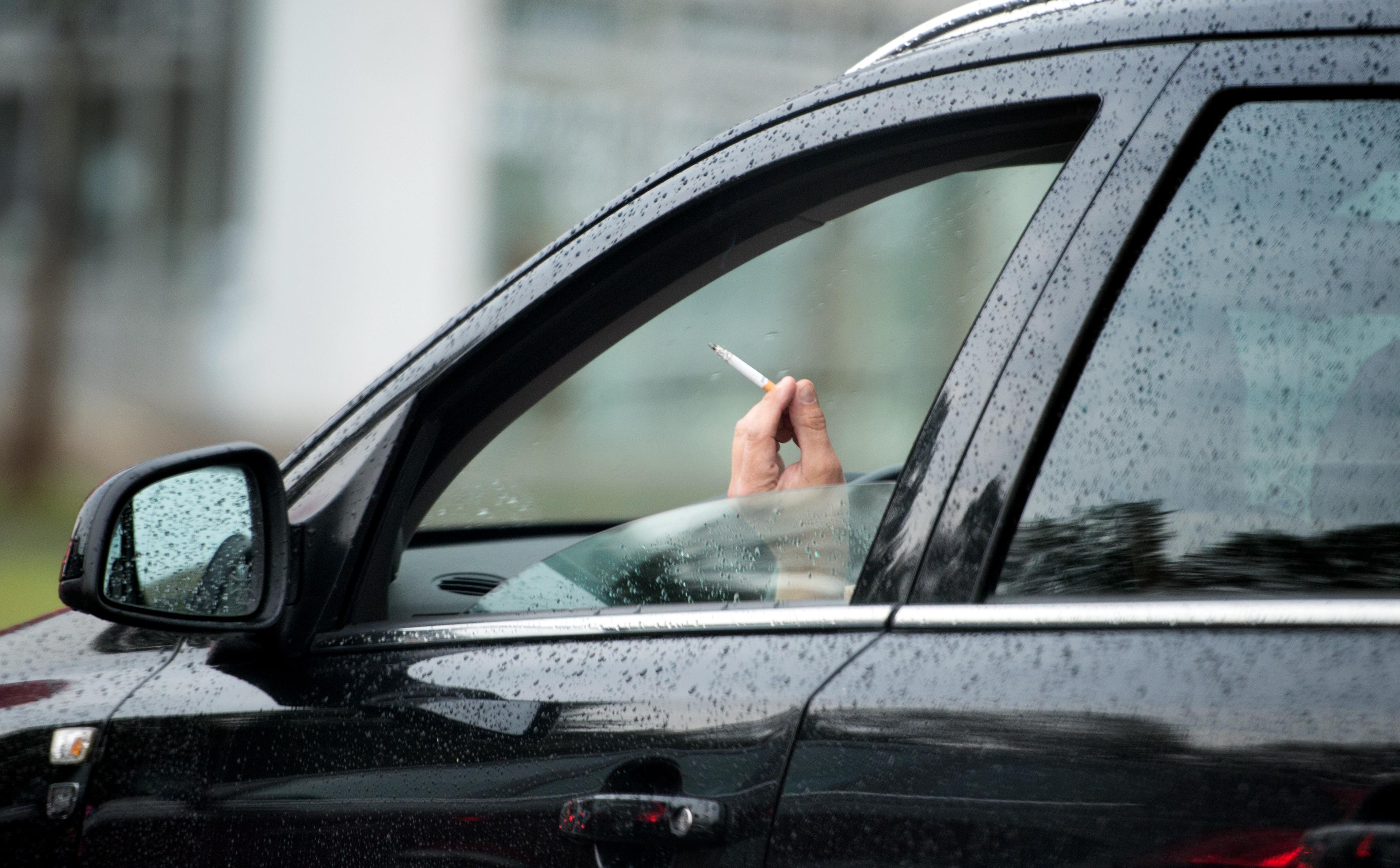Bundesweites Rauchverbot im Auto: NRW macht Druck