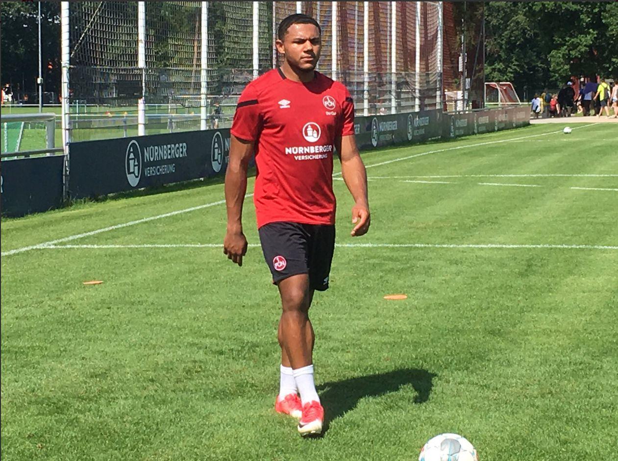 Transfer fix: Sturmjuwel Besong wechselt vom BVB zum Club