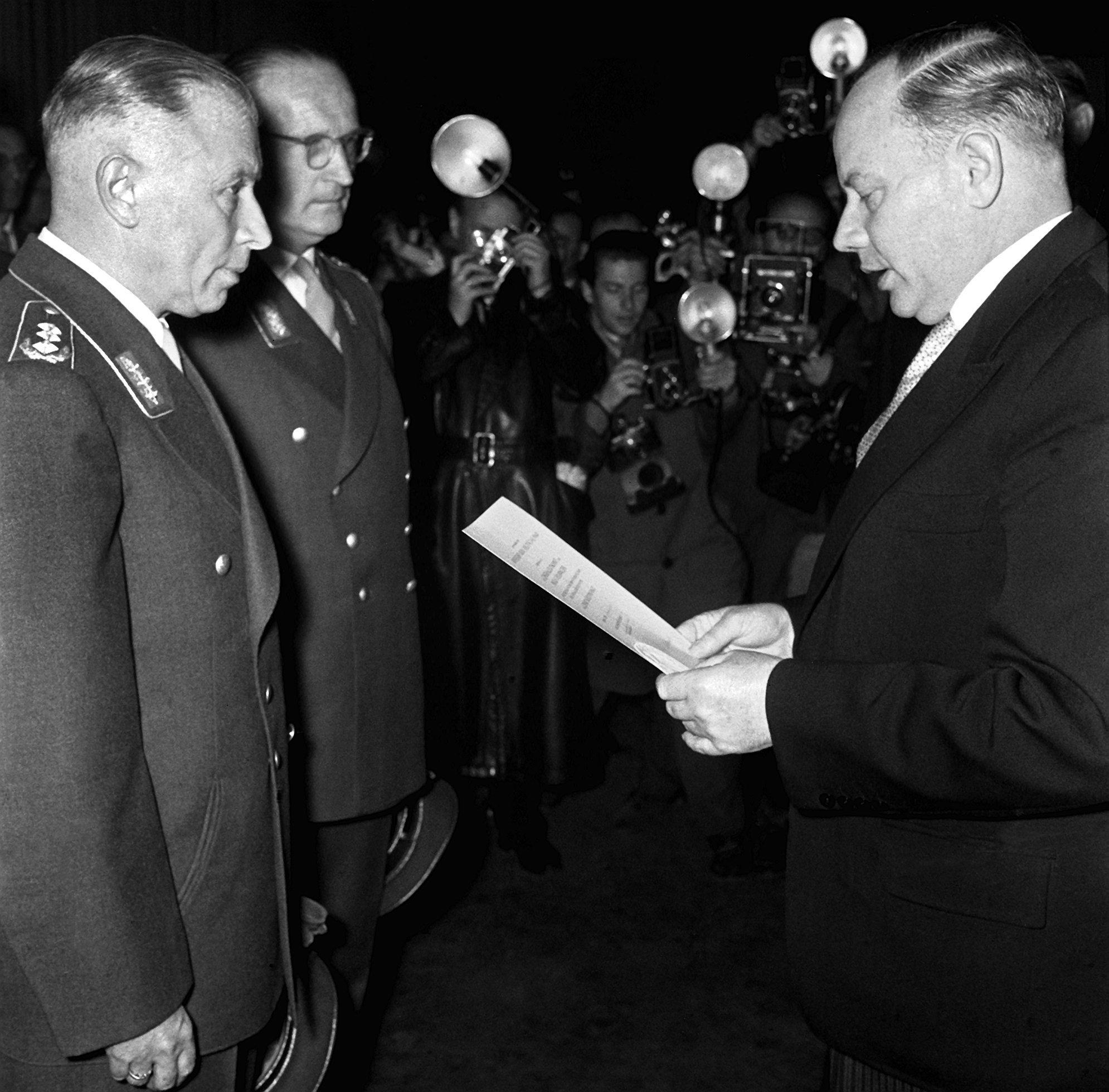 AKK als neue Verteidigungsministerin: Das sind ihre Vorgänger