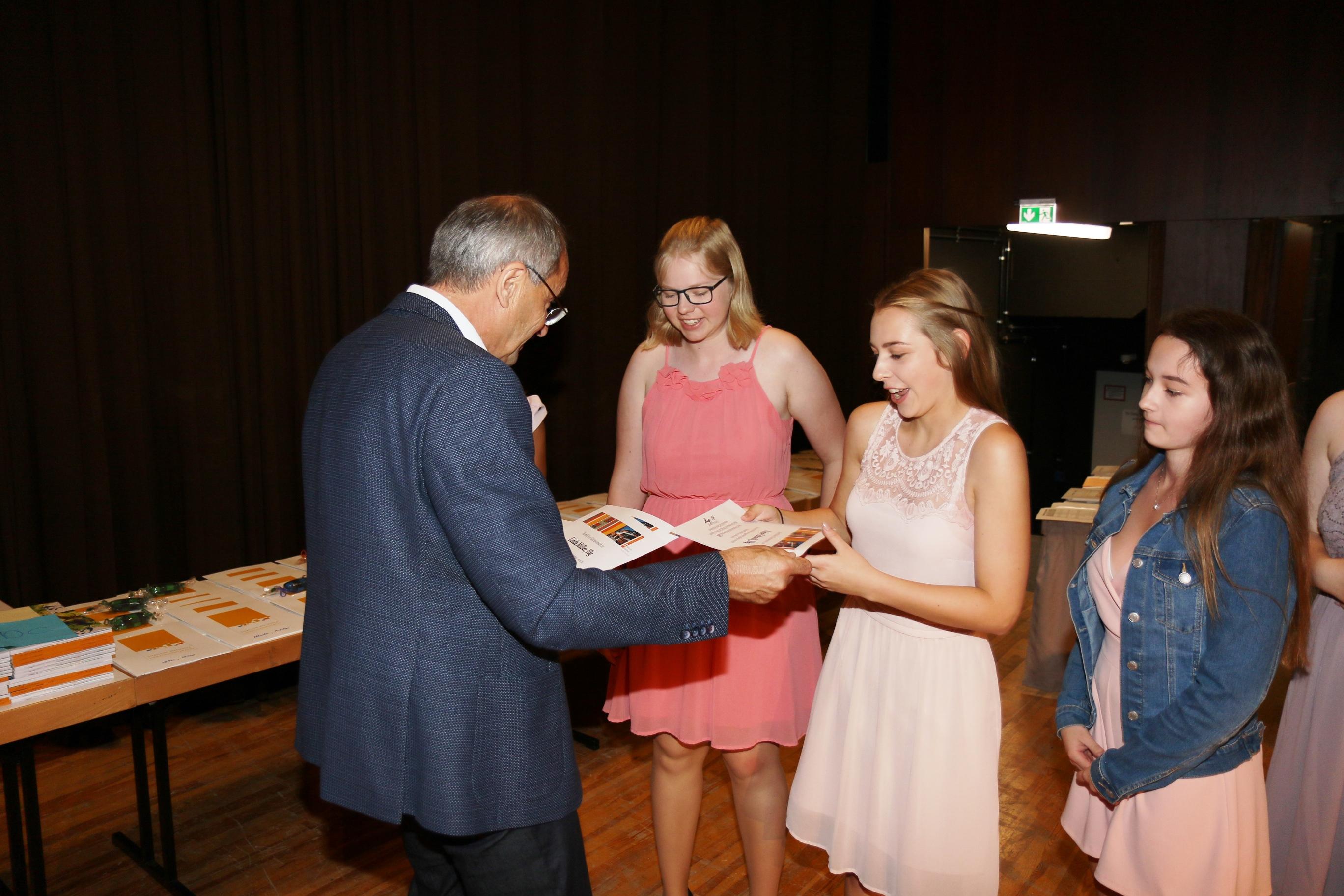 Ab ins Leben! Verabschiedung der Realschüler Herzogenaurach