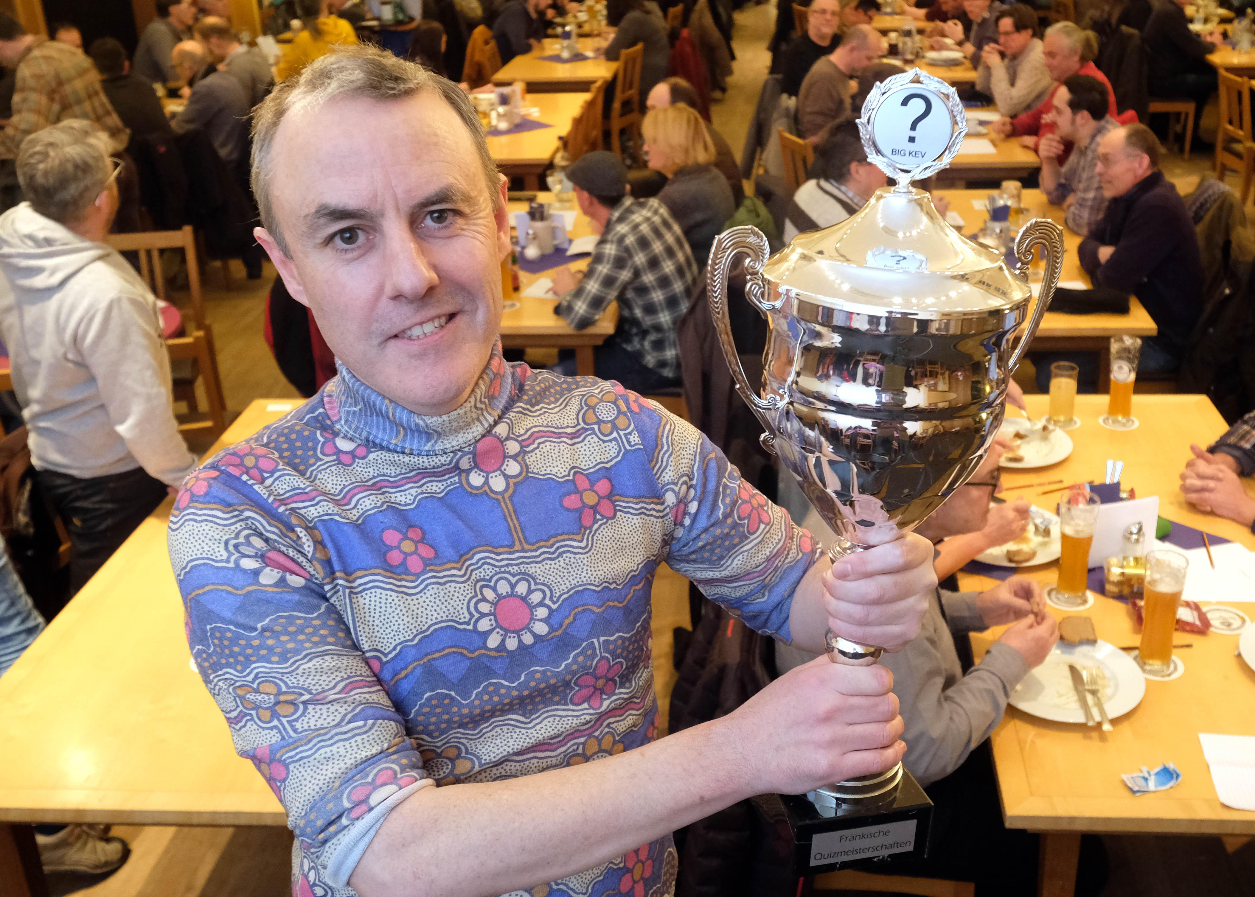 Irischer Knobel-König Kevin Dardis im Fußball-Fieber