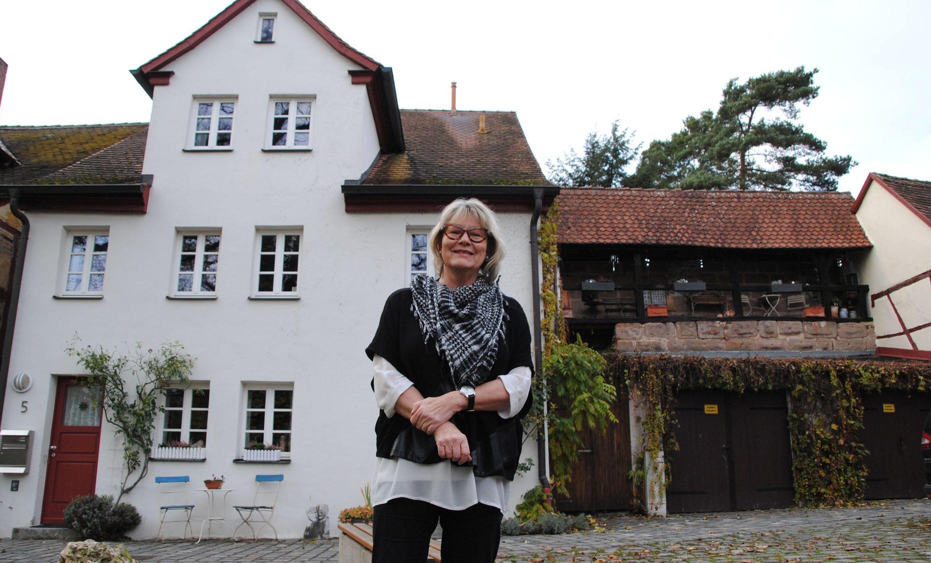 Wohnen in Schwabach VIII: Balkon mit Schießscharten