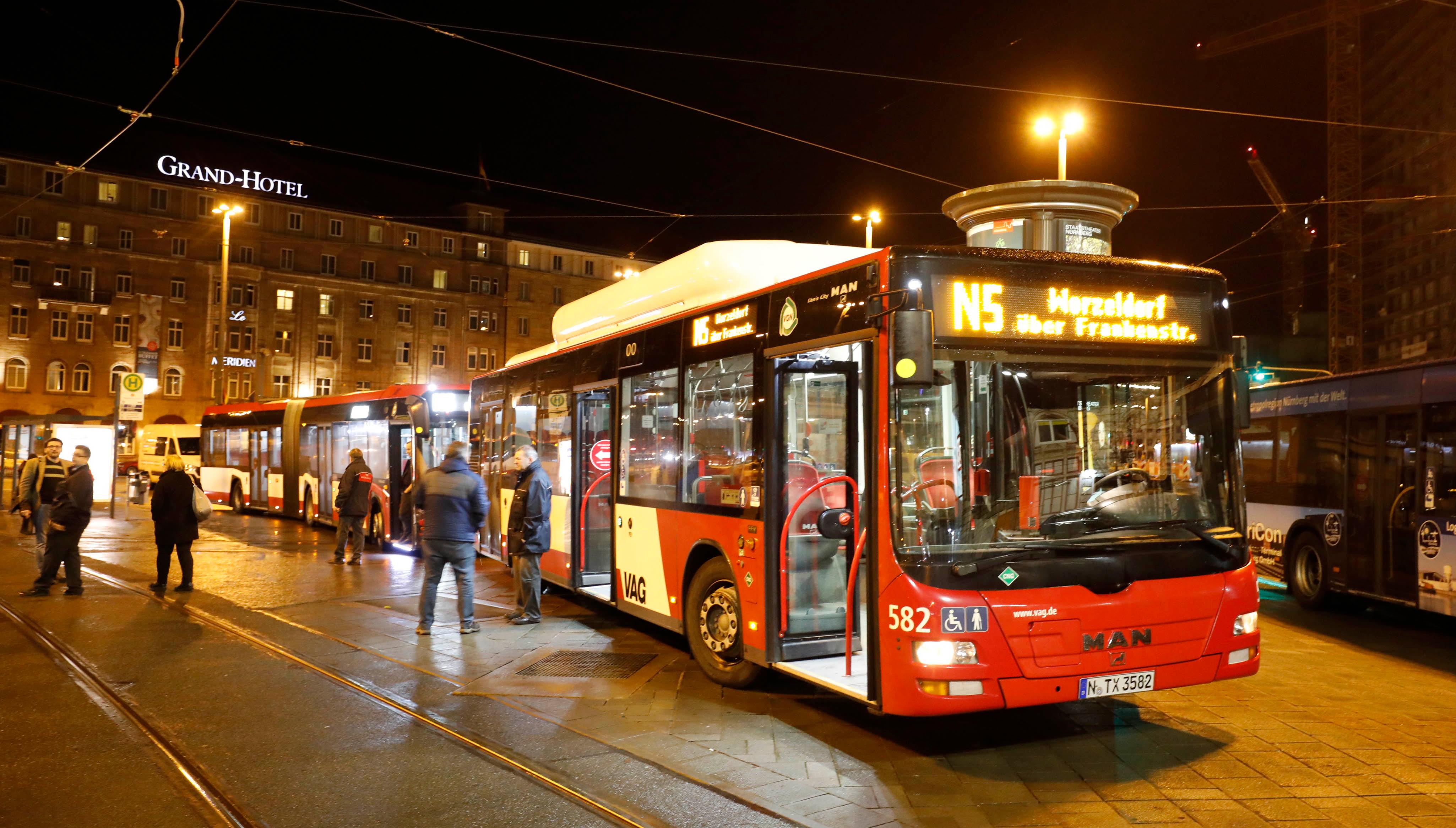 Im Dienste der Nachtschwärmer: Der Herr der Nightliner