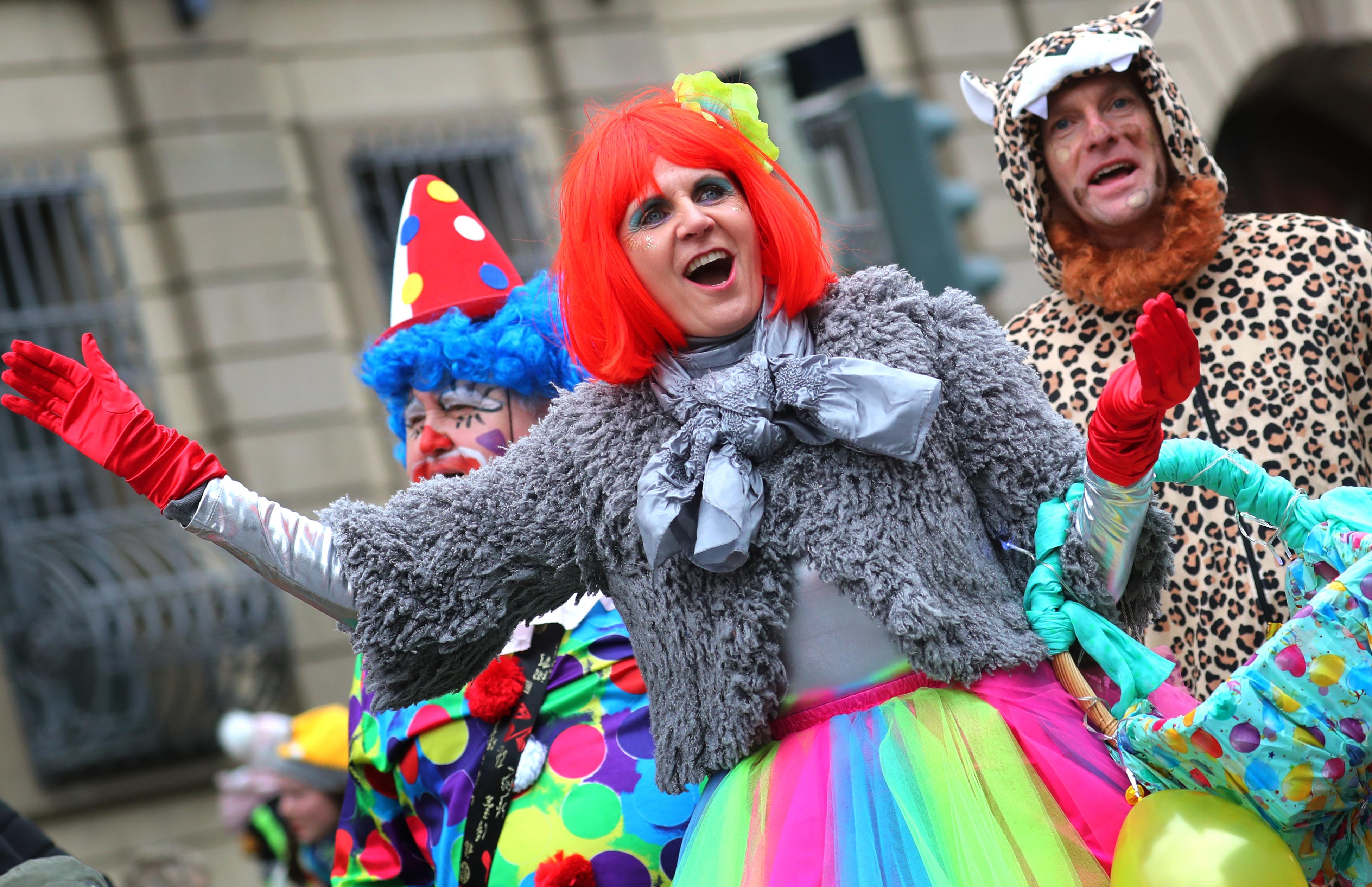 70.000 Narren entern Würzburg: Fasching erreicht Höhepunkt